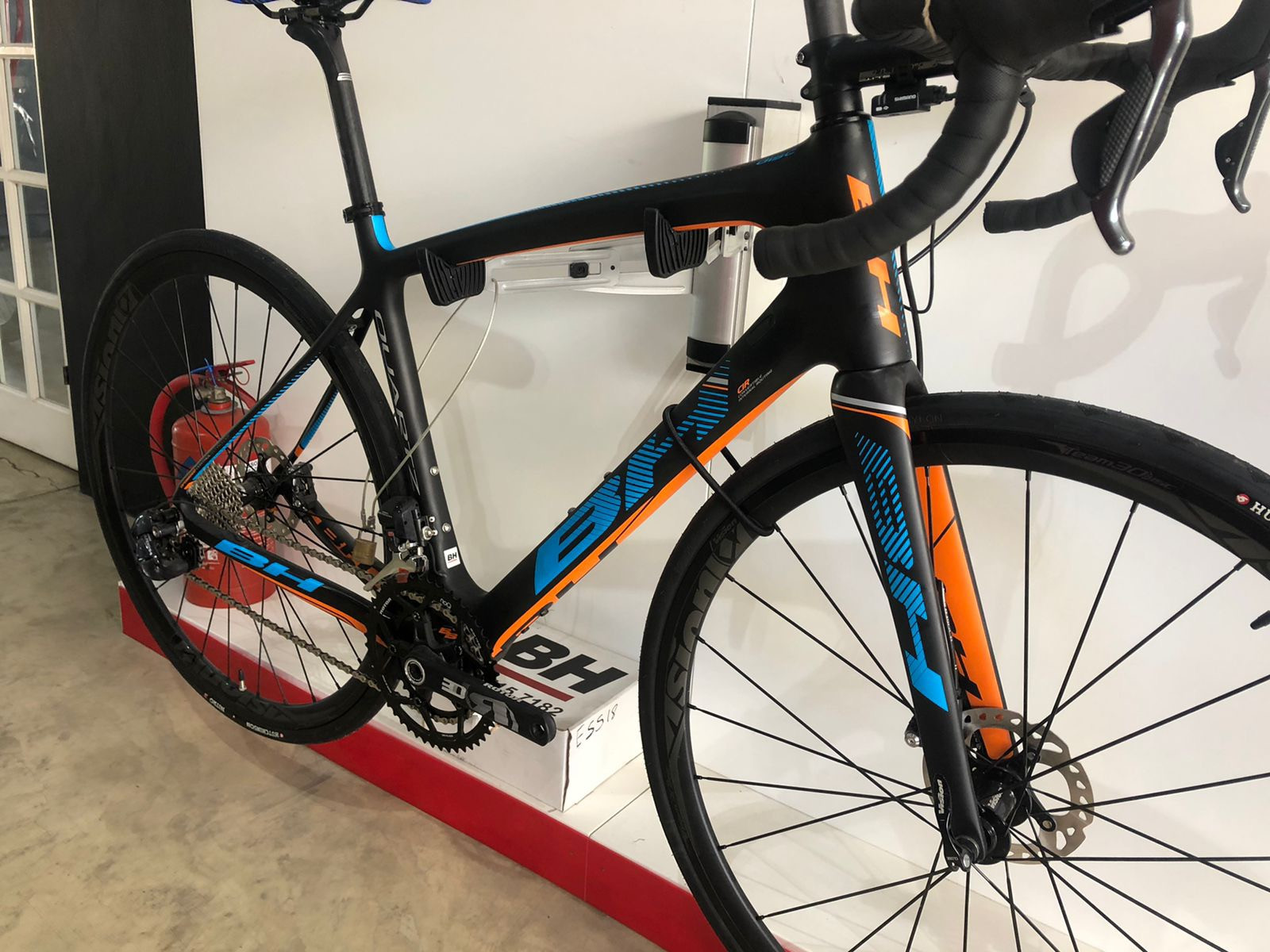 BH Quartz Carbon Di2 Disc - 54cm | Road Bikes | Bike Hub