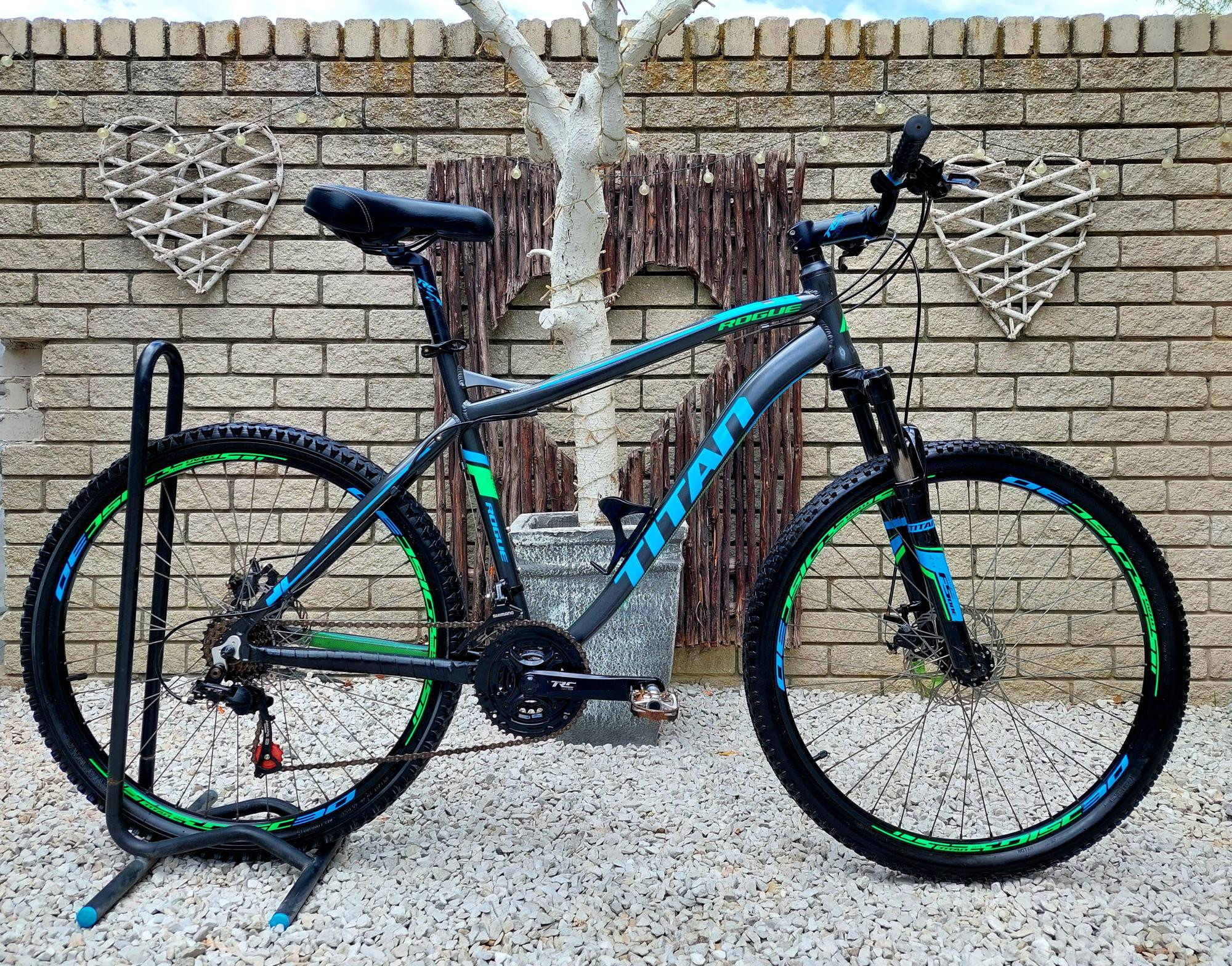 TITAN ROGUE NOVA 26ER L FRAME MOUNTAIN BIKE | Hardtail Mountain Bikes ...