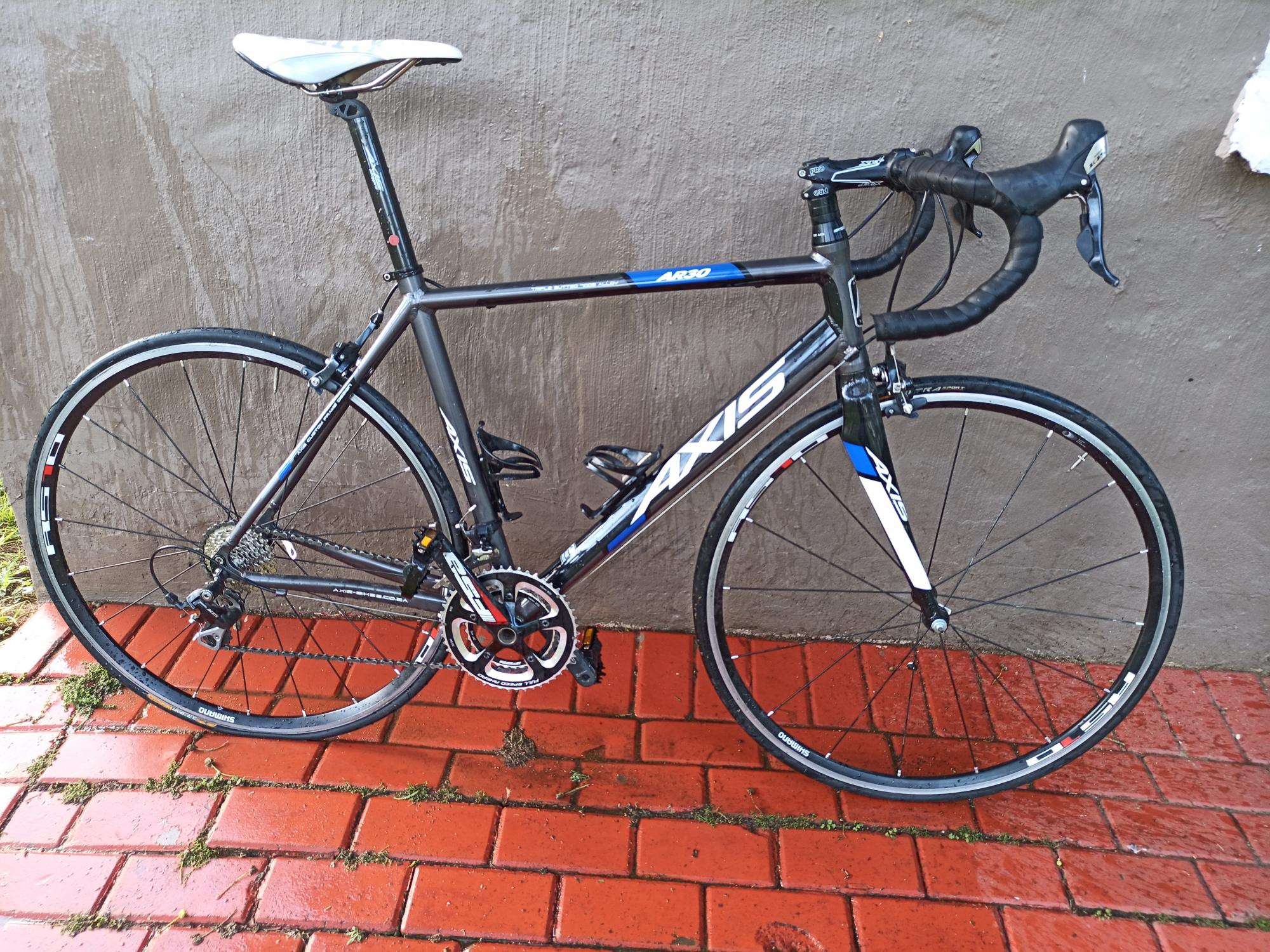 Axis AR30 | Road Bikes | Bike Hub