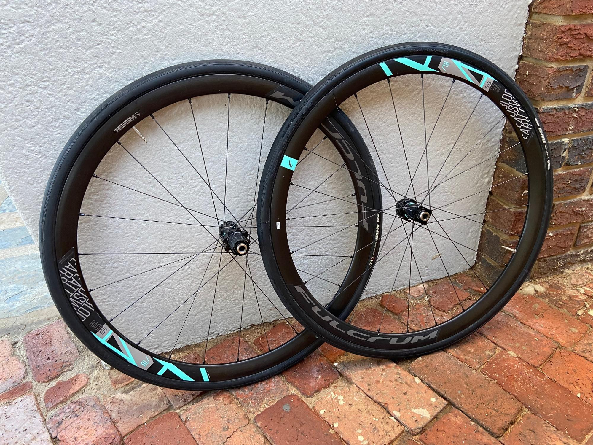 Fulcrum Racing 400 Disc Wheelset | Road Bike Wheels | Bike Hub