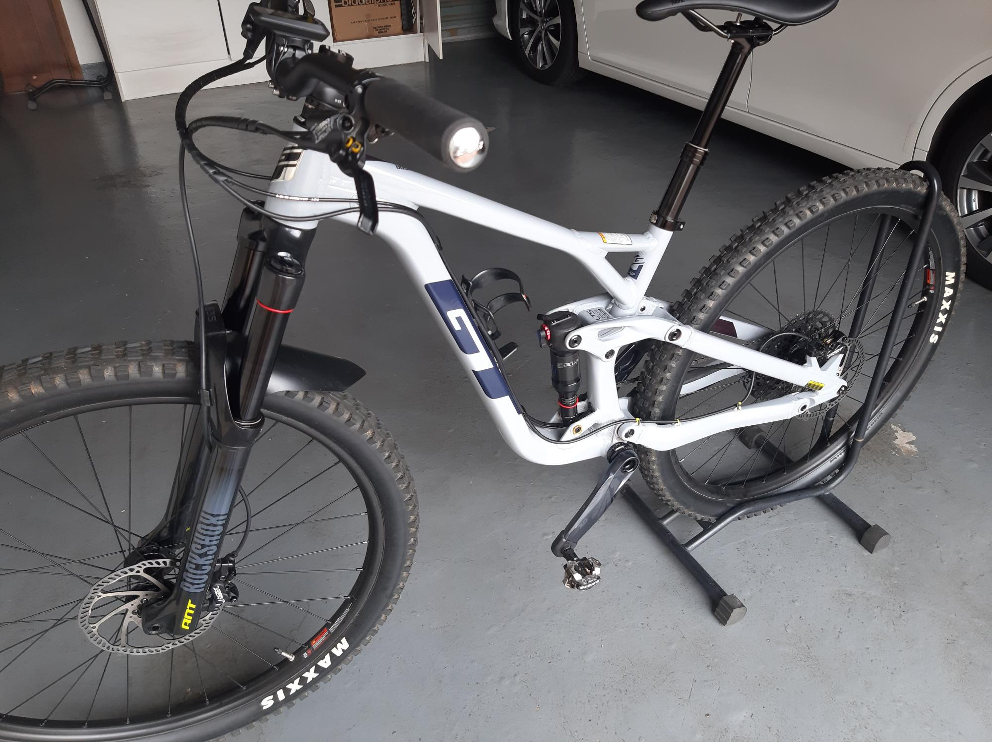 GT Sensor Comp 2021 | Dual Suspension Mountain Bikes | Bike Hub