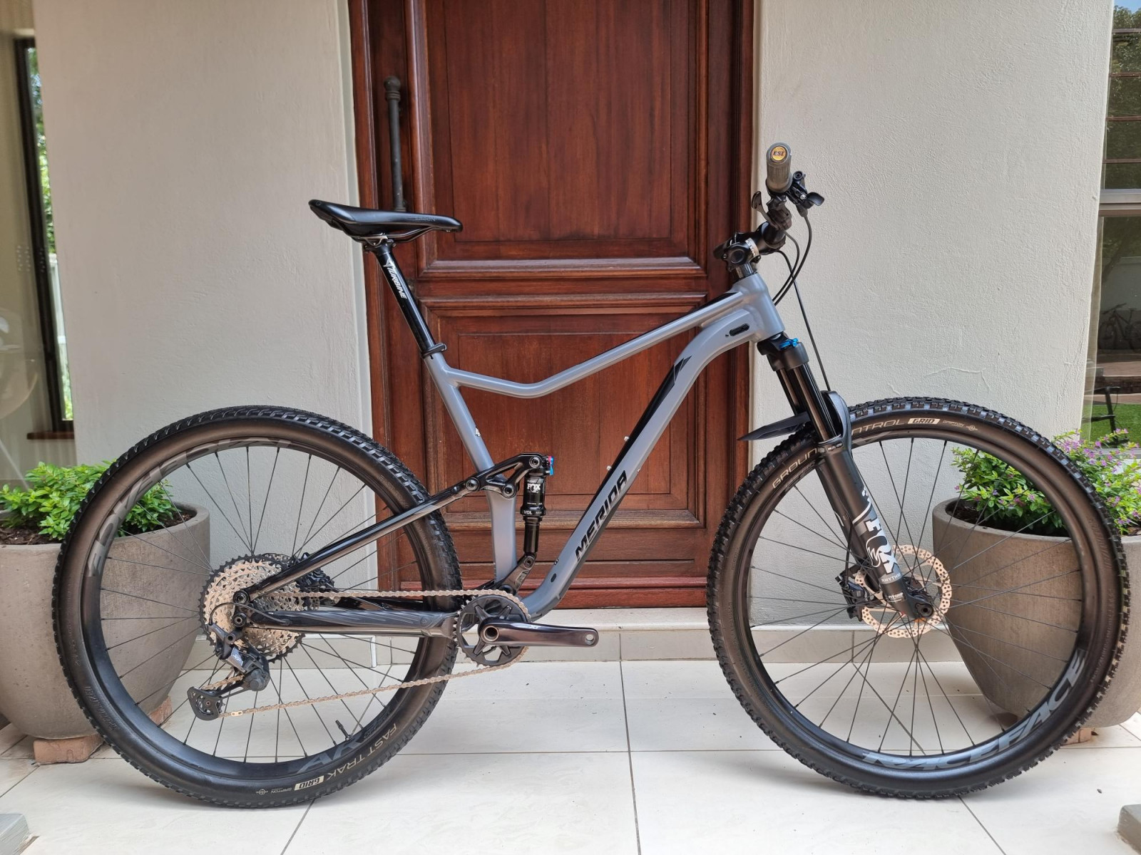 MERIDA 120 700 XL 12SPD XT Dual Suspension Mountain Bikes Bike Hub