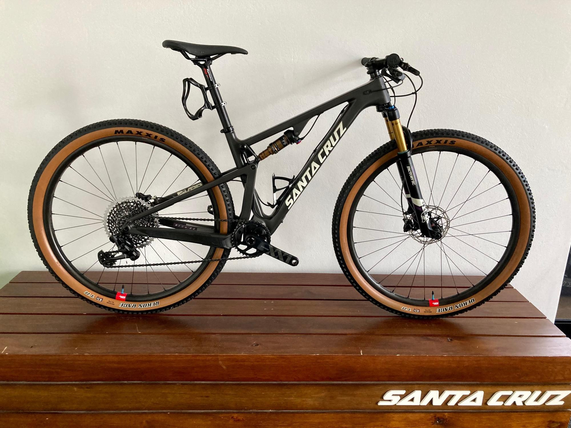 SANTA CRUZ - BLUR CC FRAME | Dual Suspension Mountain Bikes | Bike Hub