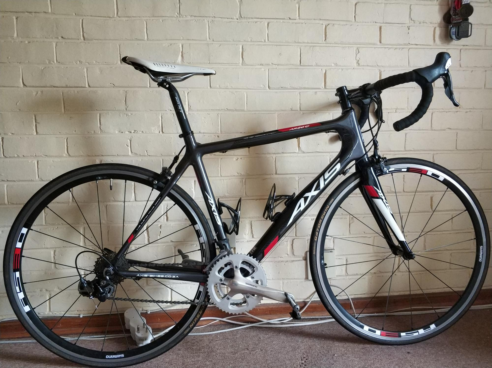 Axis AR20C Carbon Road Bike | Road Bikes | Bike Hub