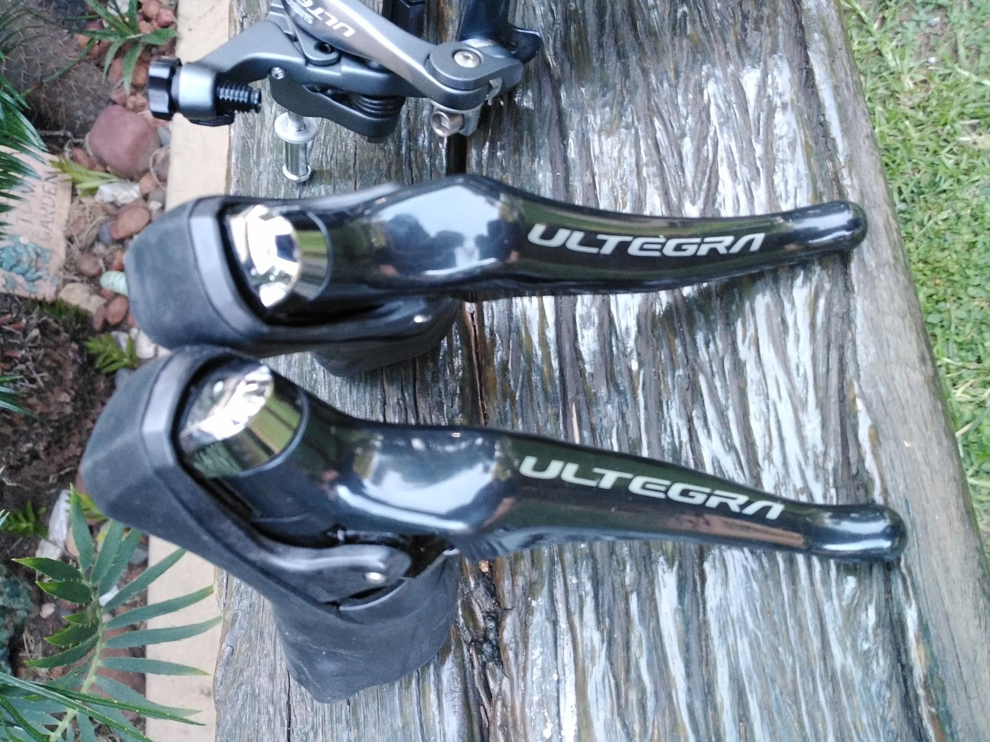 Shimano ST-R8000 11speed shifters | Shifters | Bike Hub