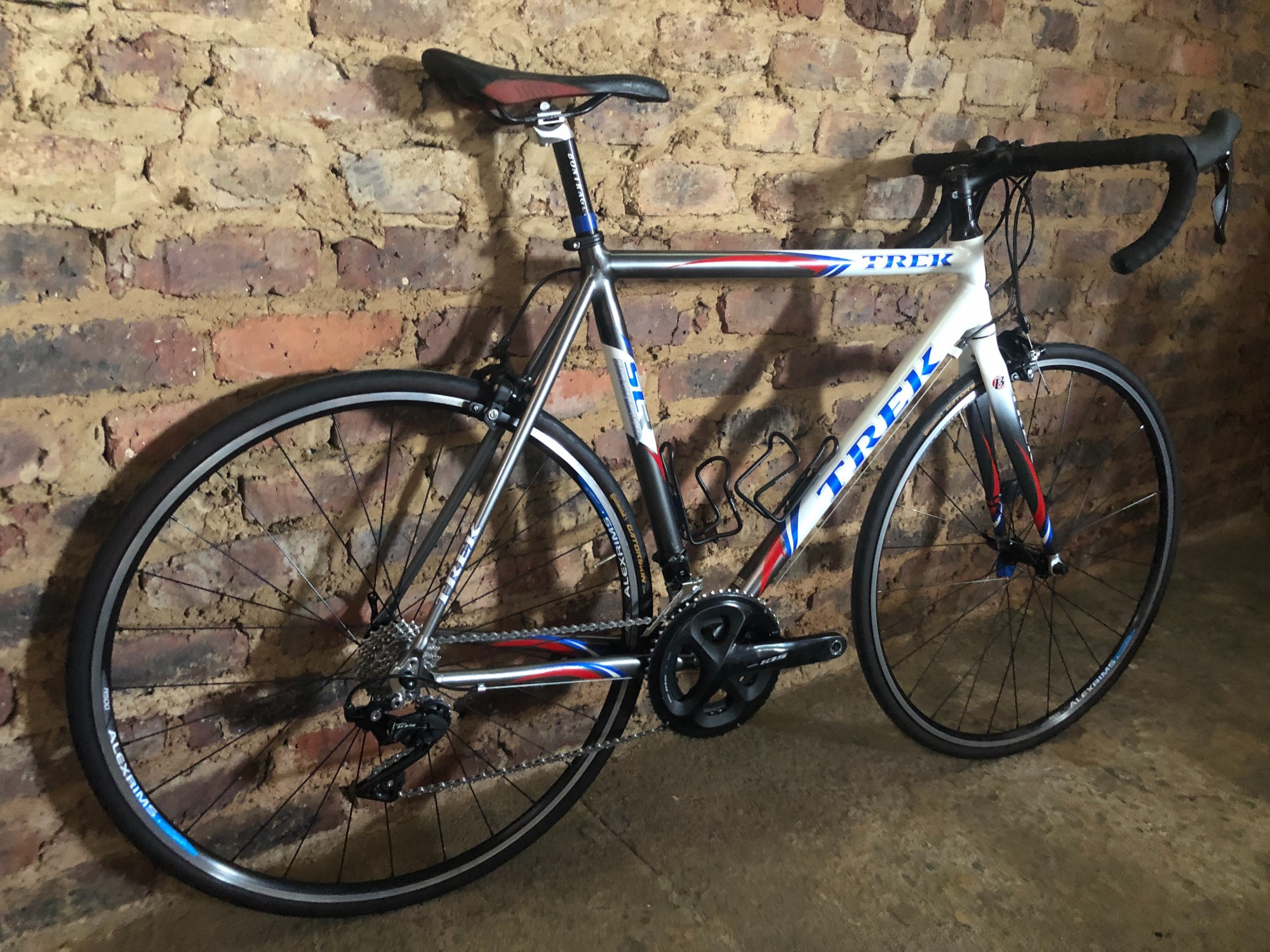 Trek SLR | Road Bikes | Bike Hub