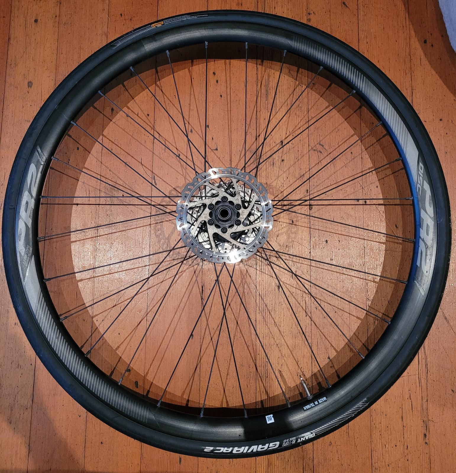 Giant PR2 ALUMINIUM disc wheels with rotors | Bike Hub