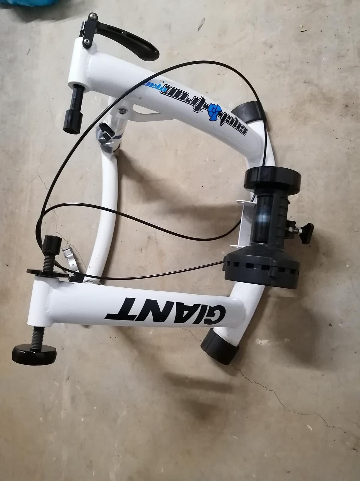 Giant Cyclotron Magnetic Indoor Trainer | Indoor Trainers & Accessories ...