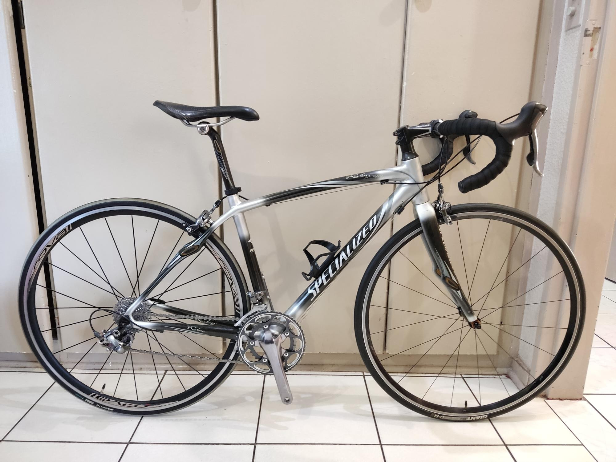 Specialized carbon road bike / Small frame | Road Bikes | Bike Hub