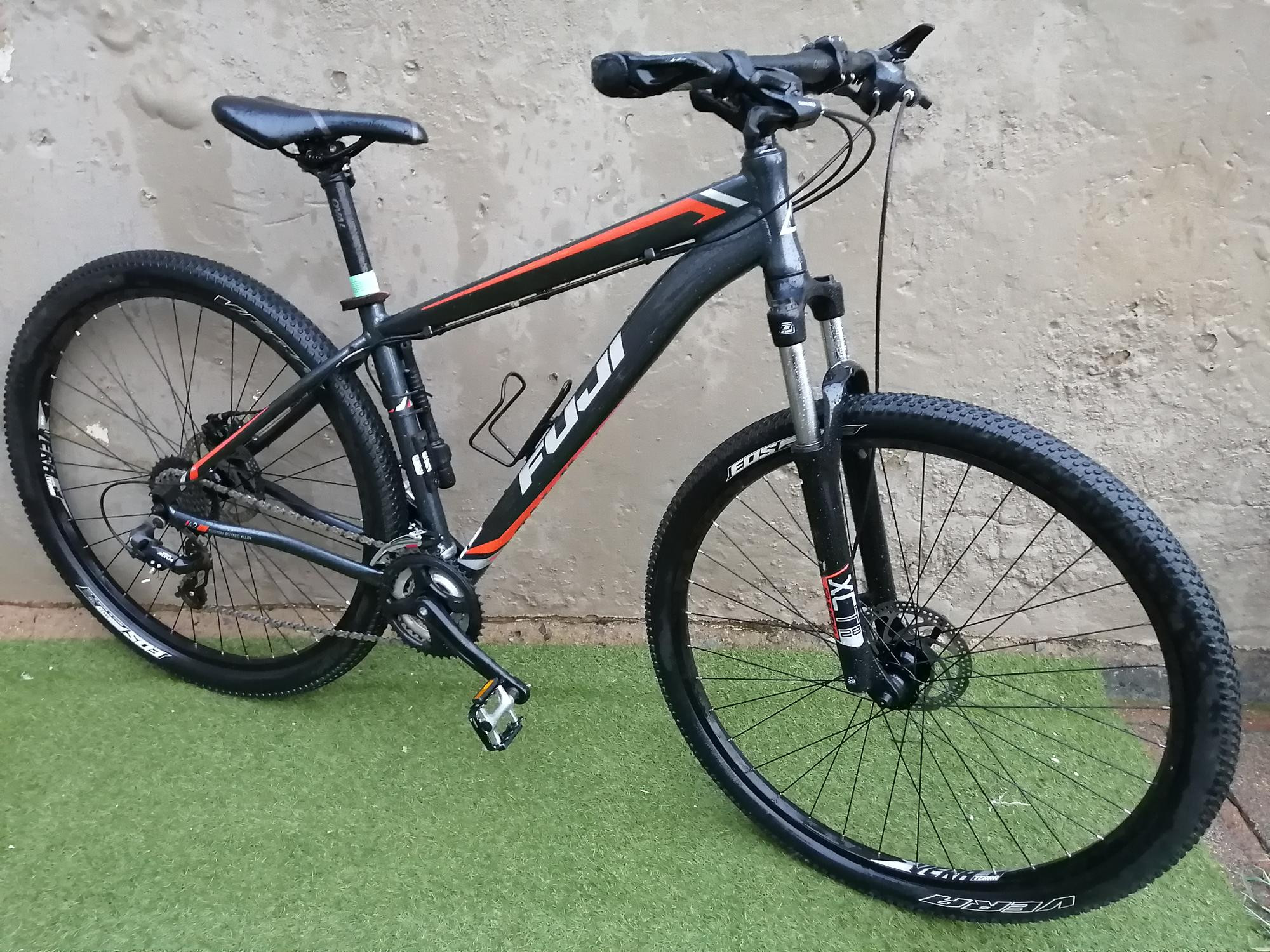 Fuji Nevada 29er (S) | Hardtail Mountain Bikes | Bike Hub