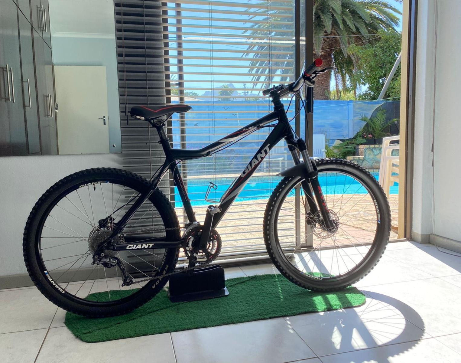 Giant alias | Hardtail Mountain Bikes | Bike Hub