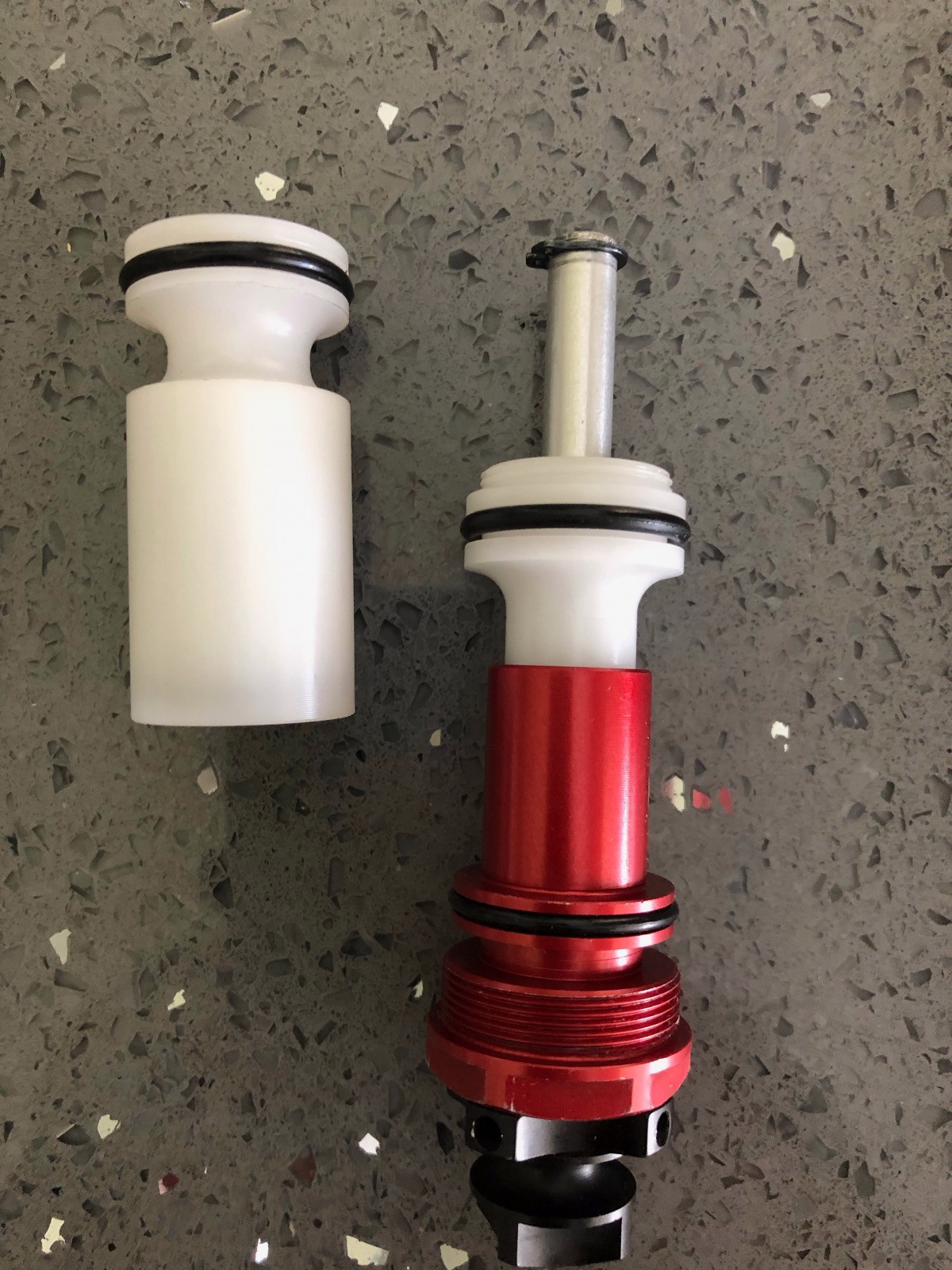 LEO EASY TUNING VOLUME REDUCER FOR LEFTY 2.0 | Mountain Bike Forks ...