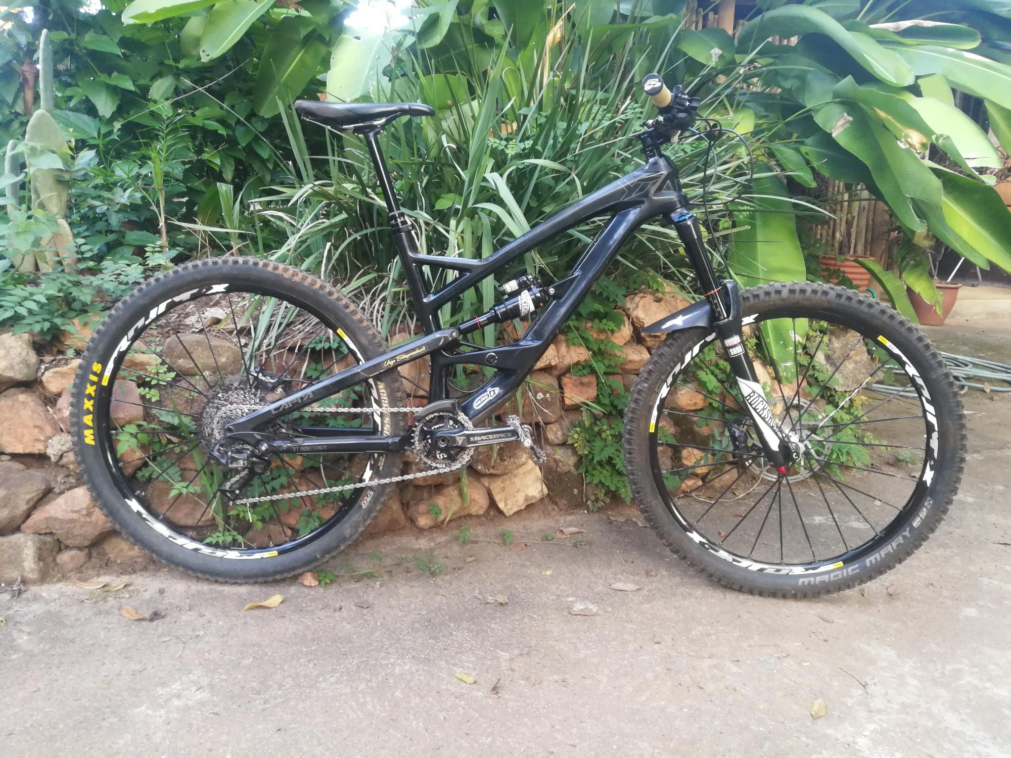 YT Capra CF Medium with nice upgrades | Dual Suspension Mountain Bikes ...