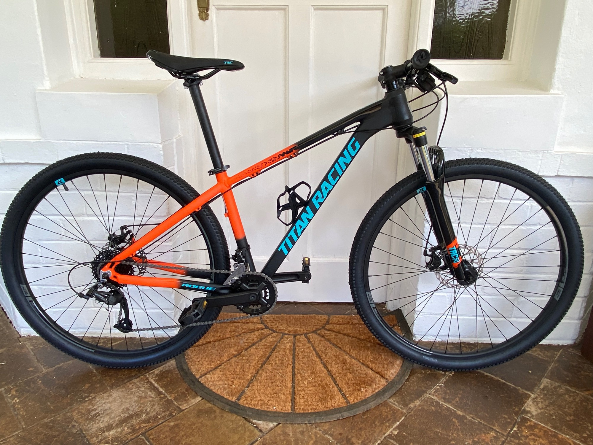 2022 Titan Rogue Nova (S) | Hardtail Mountain Bikes | Bike Hub