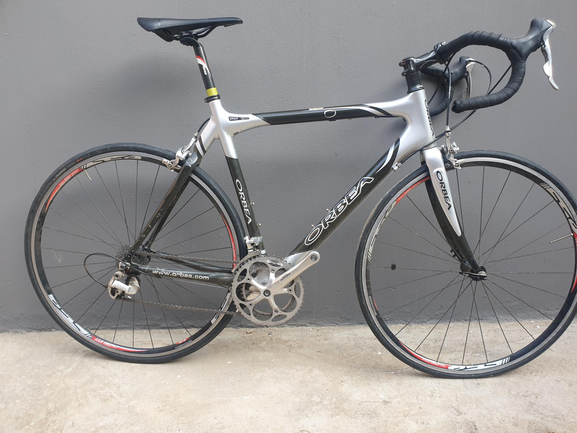 Orbea Onix Carbon Road Bike | Road Bikes | Bike Hub