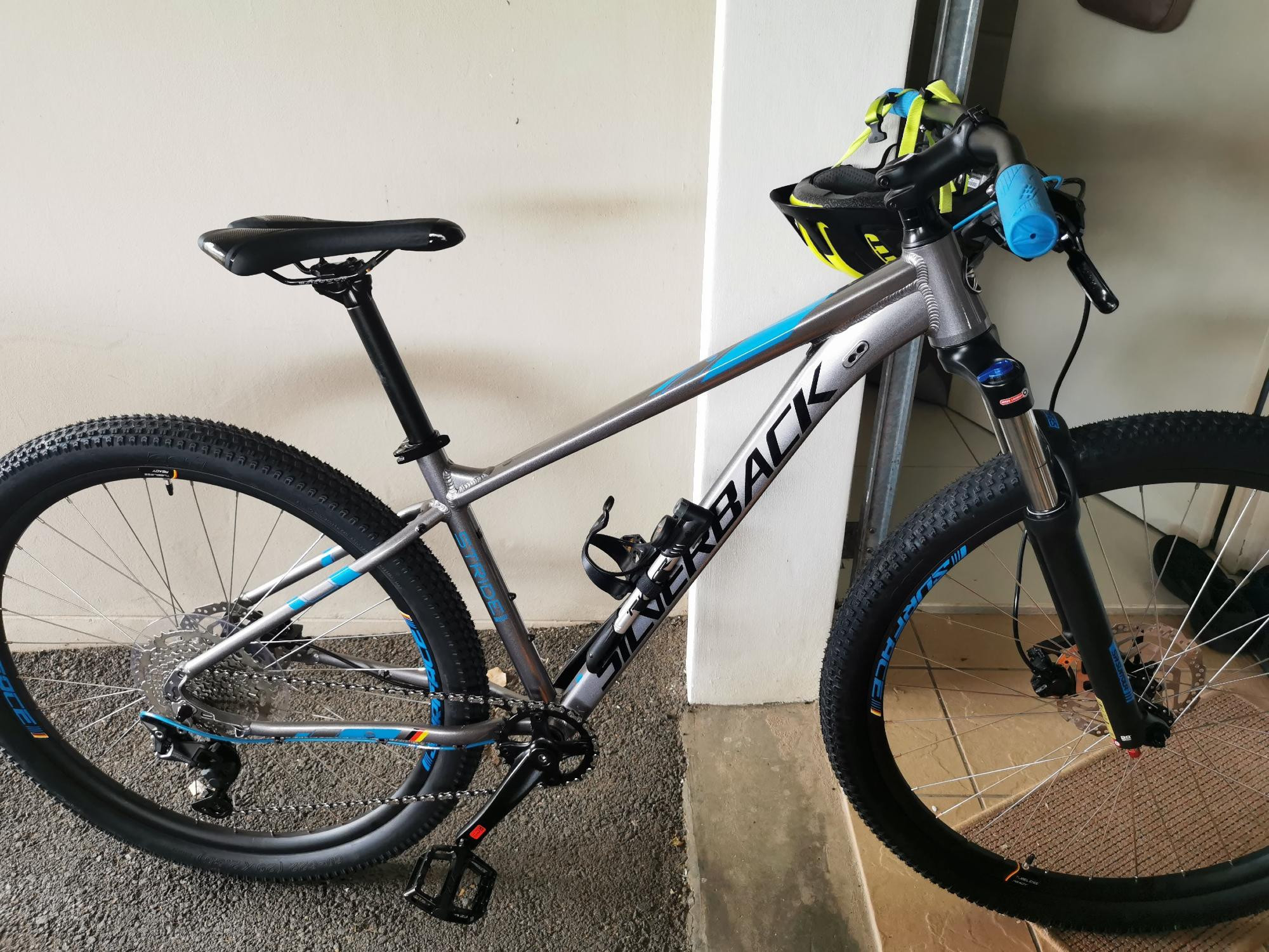 Silverback Stride Deluxe 29" (M) | Hardtail Mountain Bikes | Bike Hub