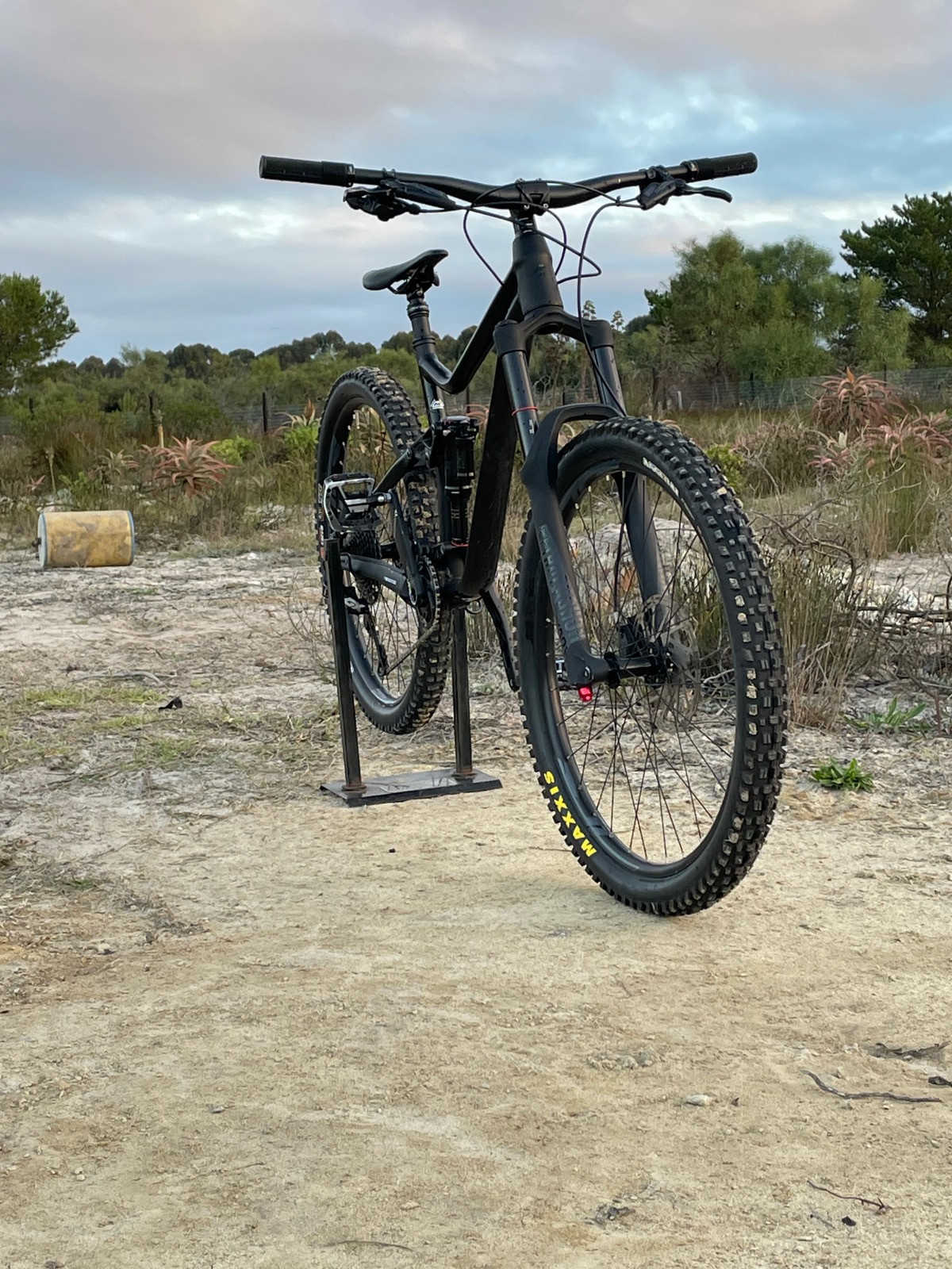 Merida 160 2018 | Dual Suspension Mountain Bikes | Bike Hub