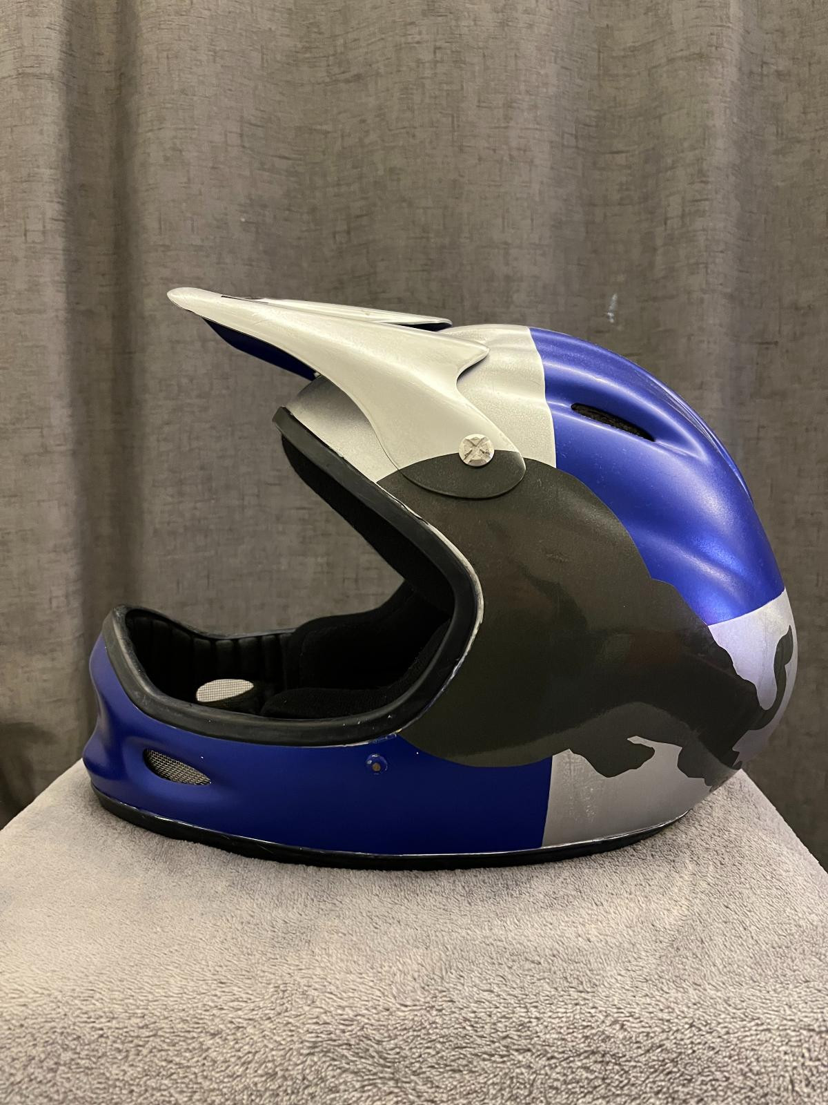 SixSixOne Carbon Downhill Helmet | Helmets | Bike Hub
