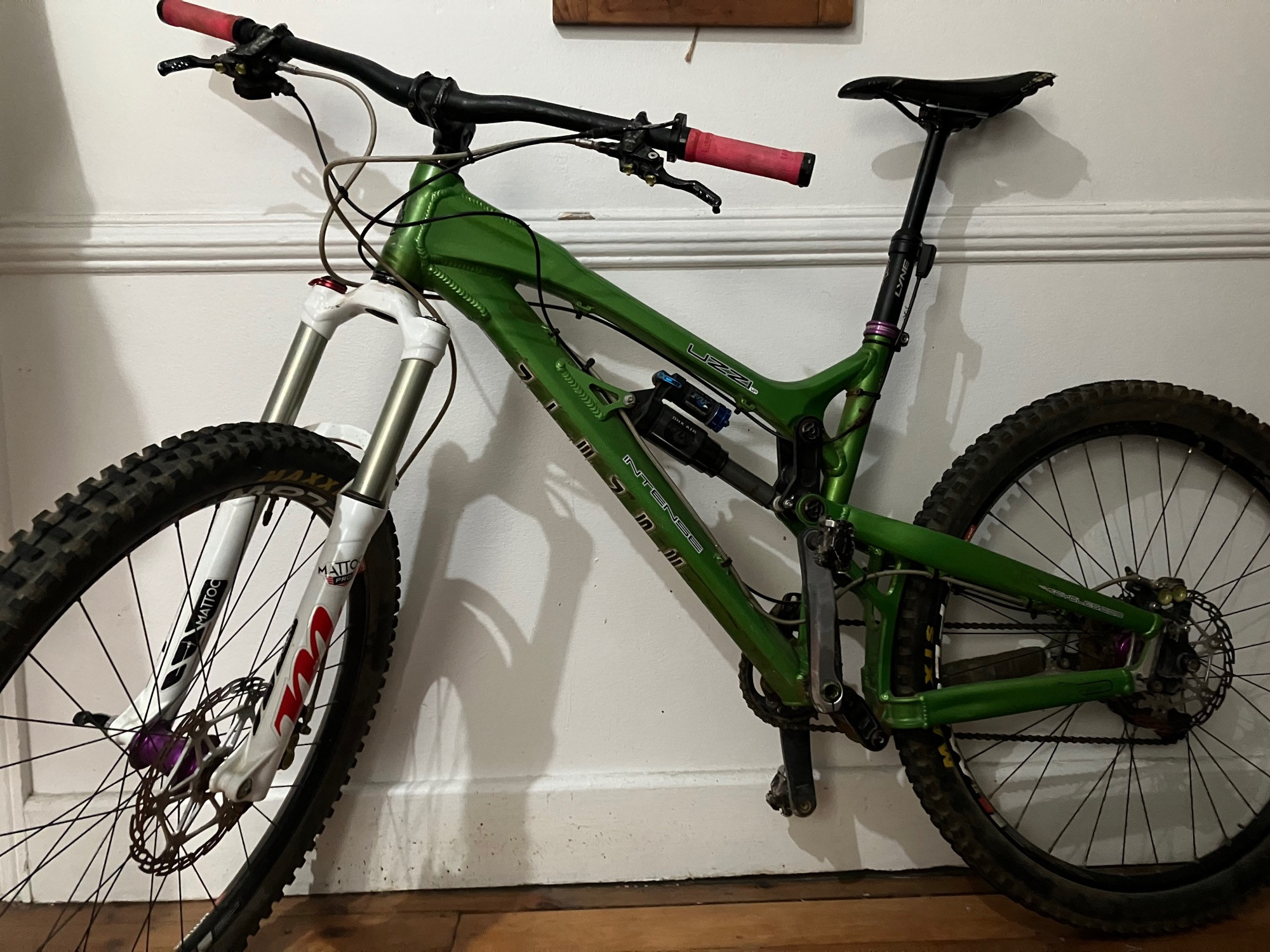 Intense Uzzi vp | Downhill Bikes | Bike Hub