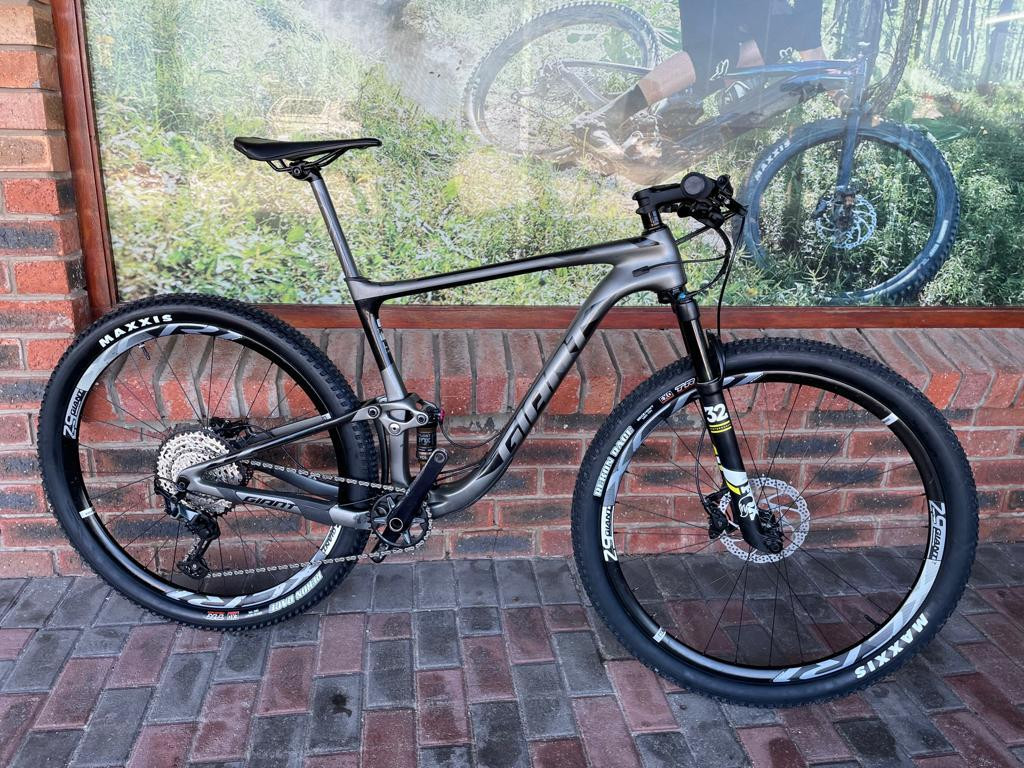 2019 Giant Anthem adv pro 1 Large | Dual Suspension Mountain Bikes ...