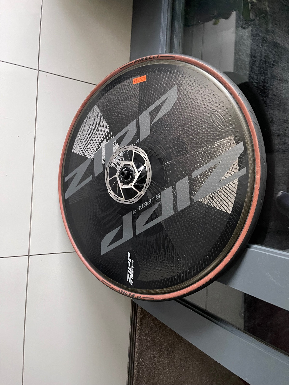 Zipp Full disc wheel disc brakes | Road Bike Wheels | Bike Hub