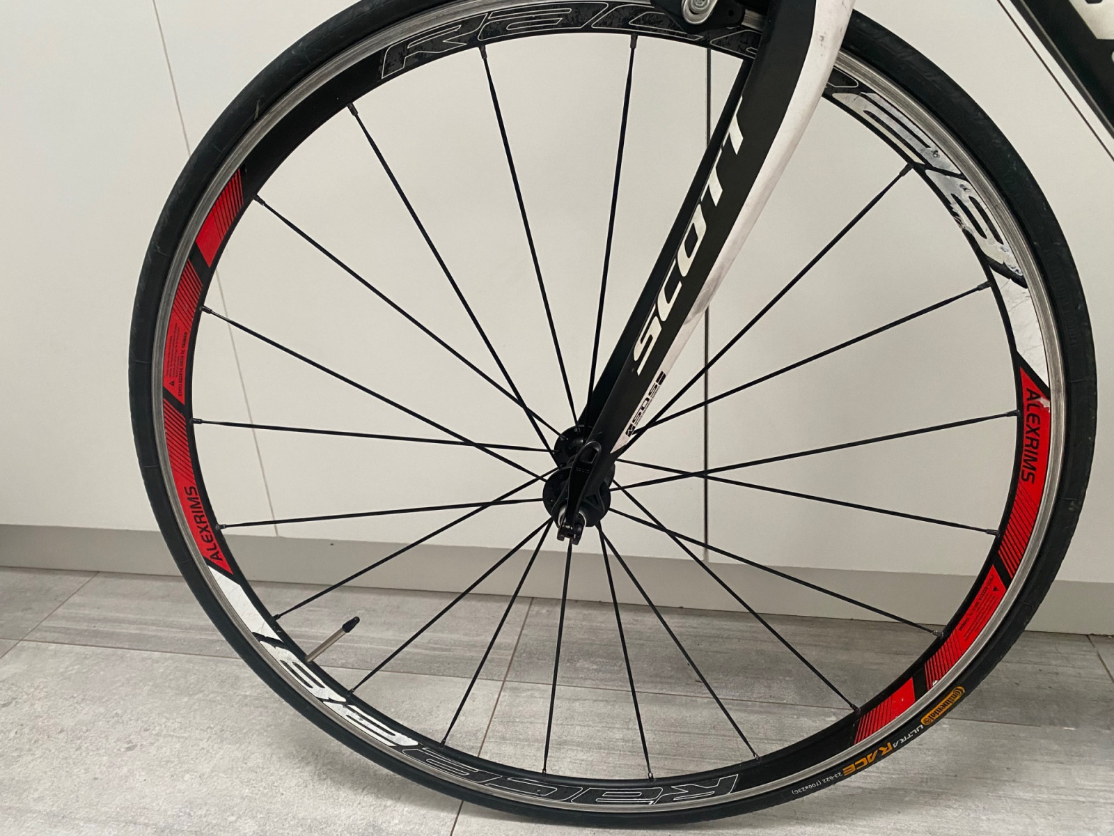 Scott CR1 Comp | Road Bikes | Bike Hub