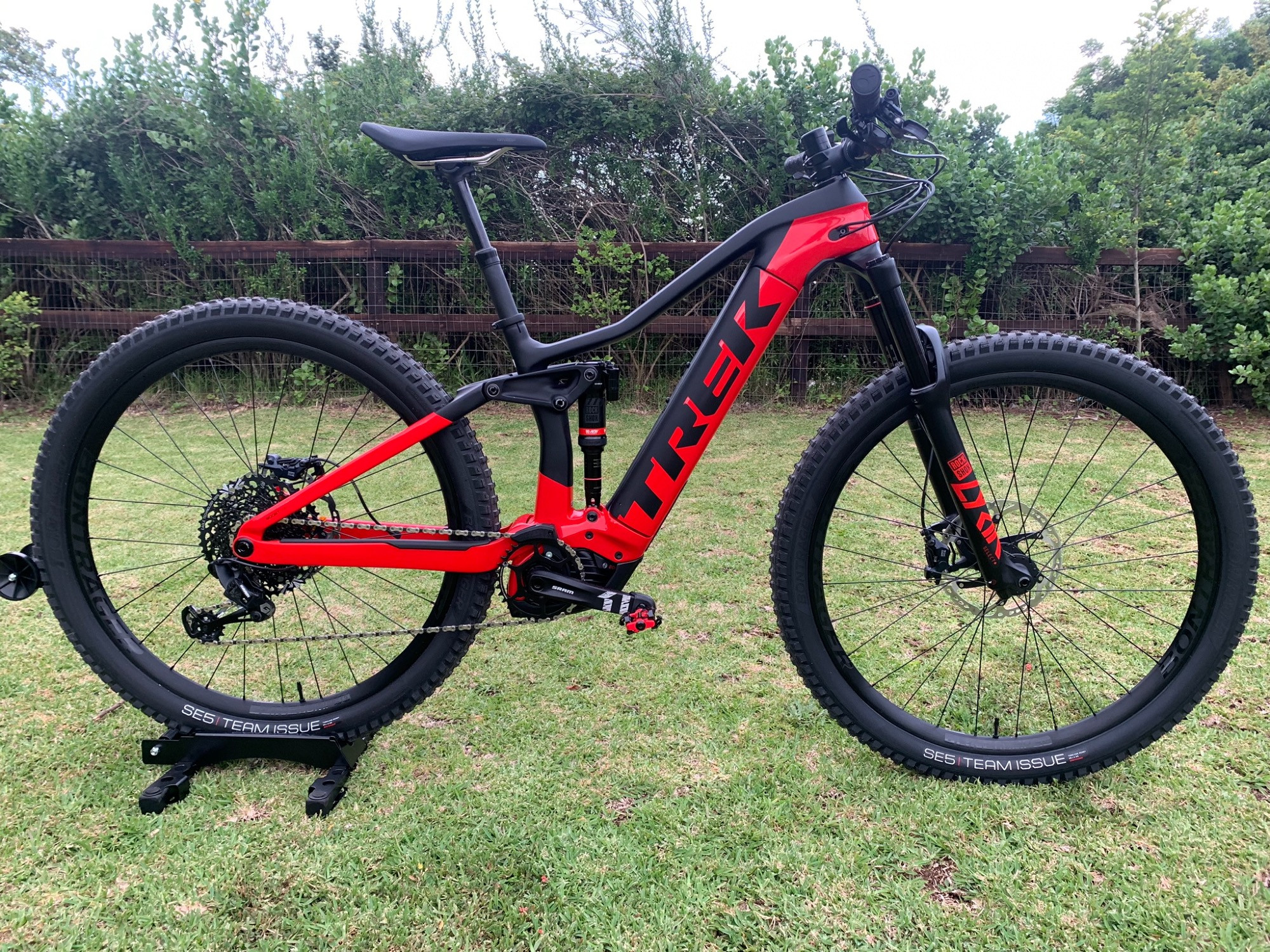 2020 Rail 9.8 - Small | Dual Suspension Mountain E-Bikes | Bike Hub