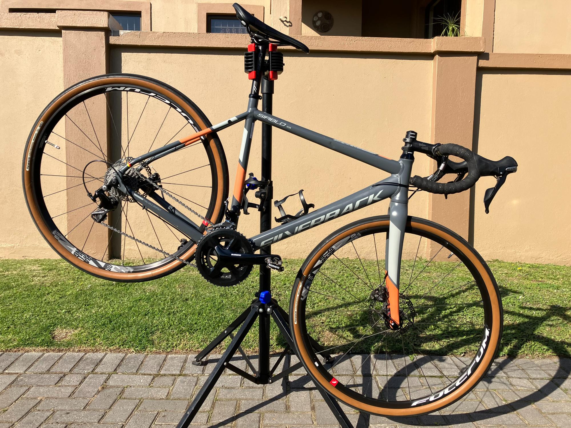 Silverback Siablo 105 Gravel Bike | Gravel Bikes | Bike Hub