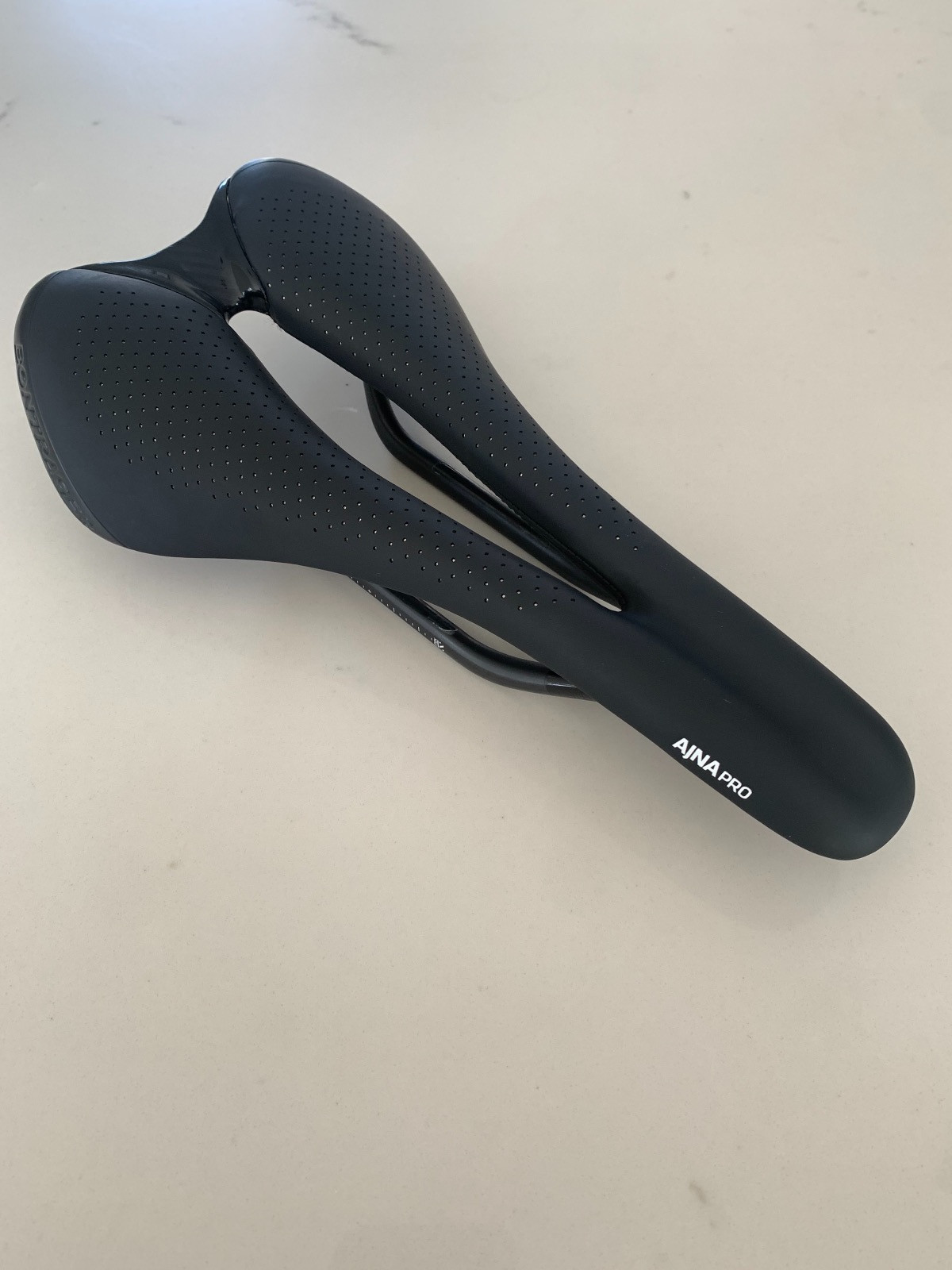 Bontrager Anja Pro Carbon rail | Saddles | Bike Hub