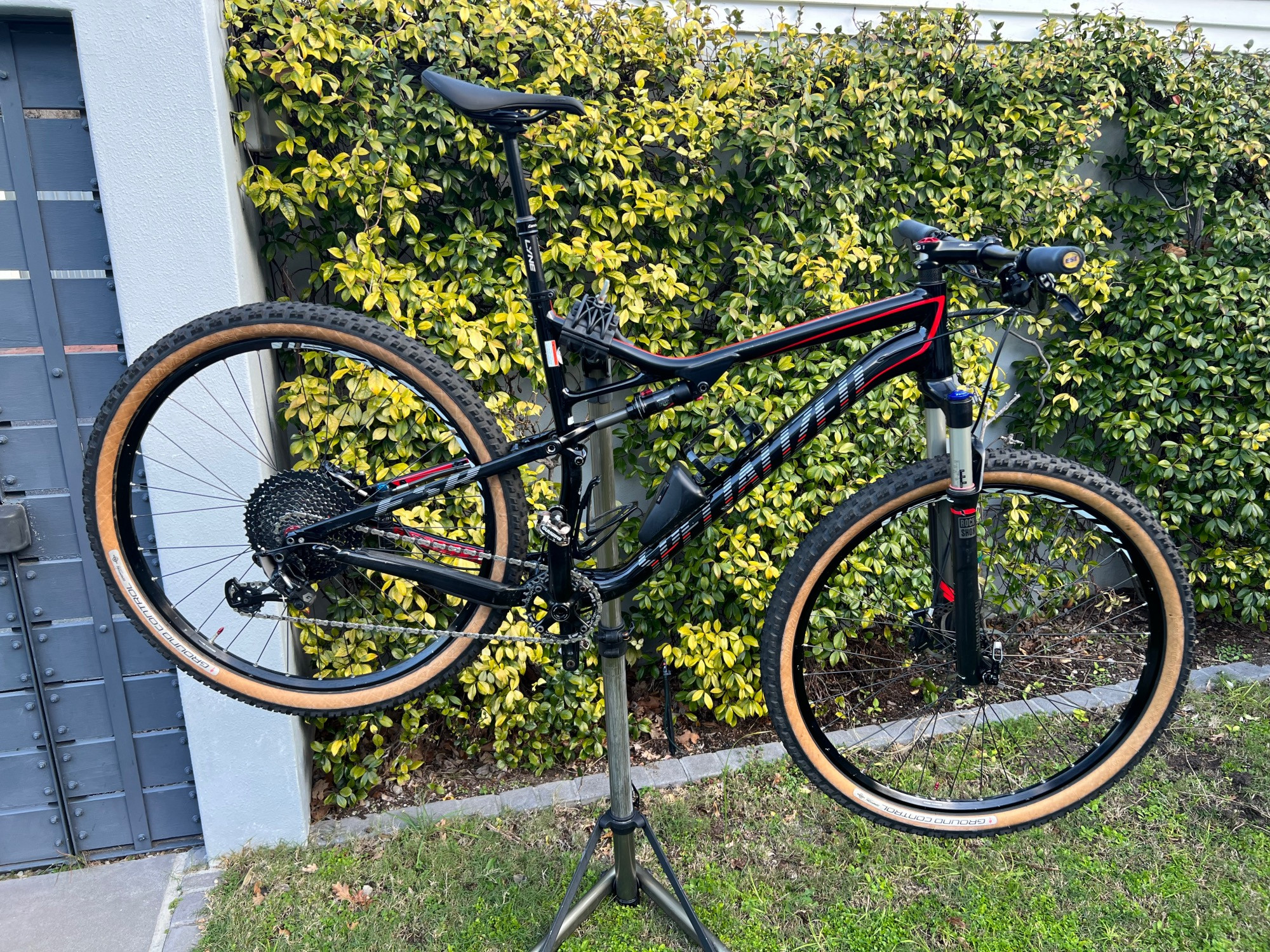 Upgraded Specialized Epic Comp XL | Dual Suspension Mountain Bikes ...
