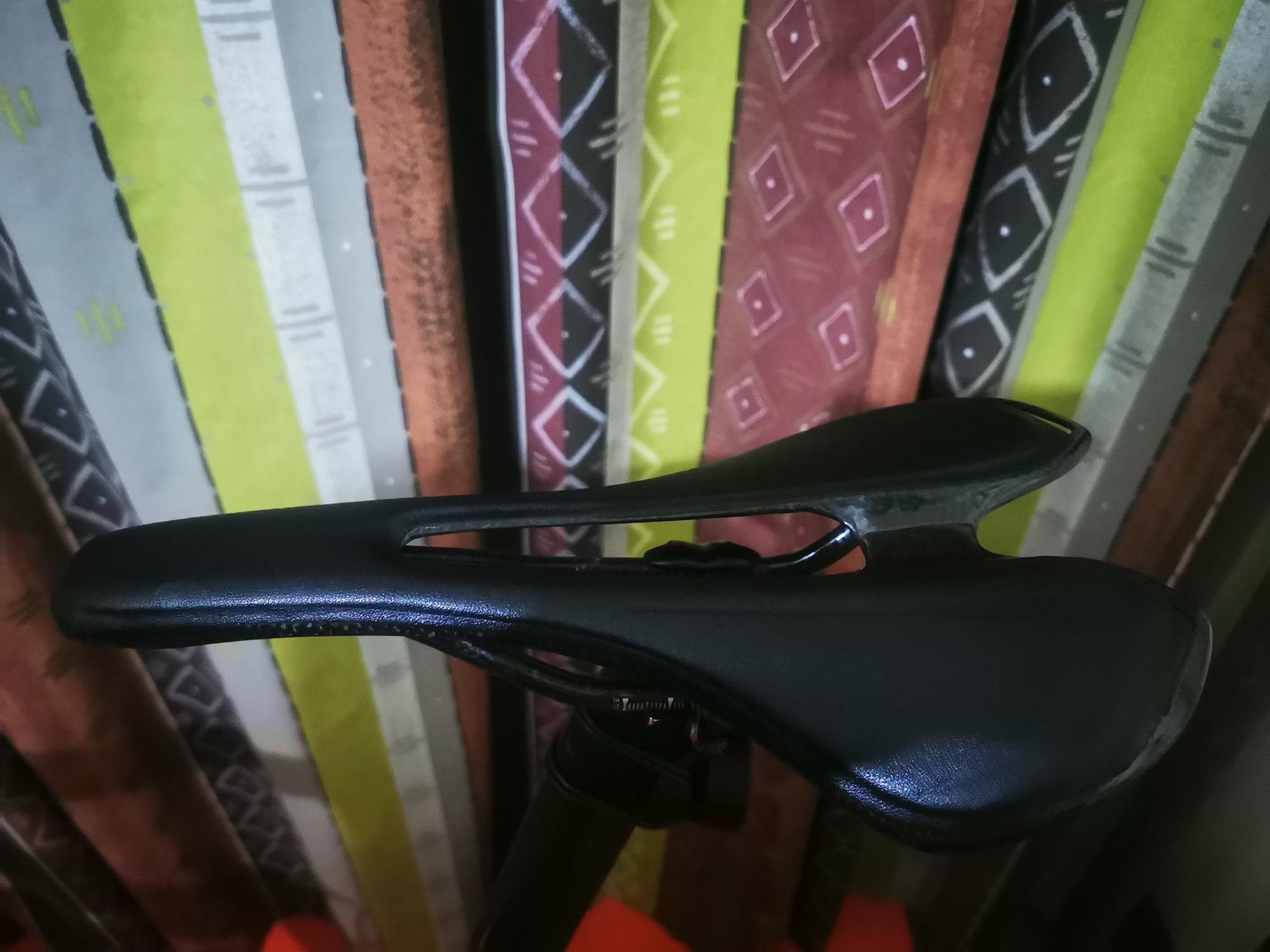 Full Carbon saddle with padding | Saddles | Bike Hub
