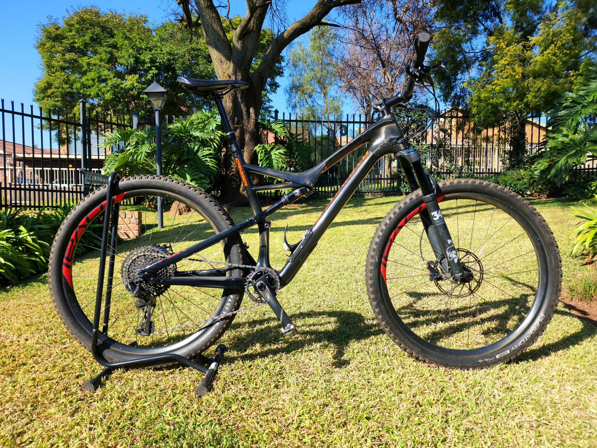 Specialized Camber Expert | Dual Suspension Mountain Bikes | Bike Hub