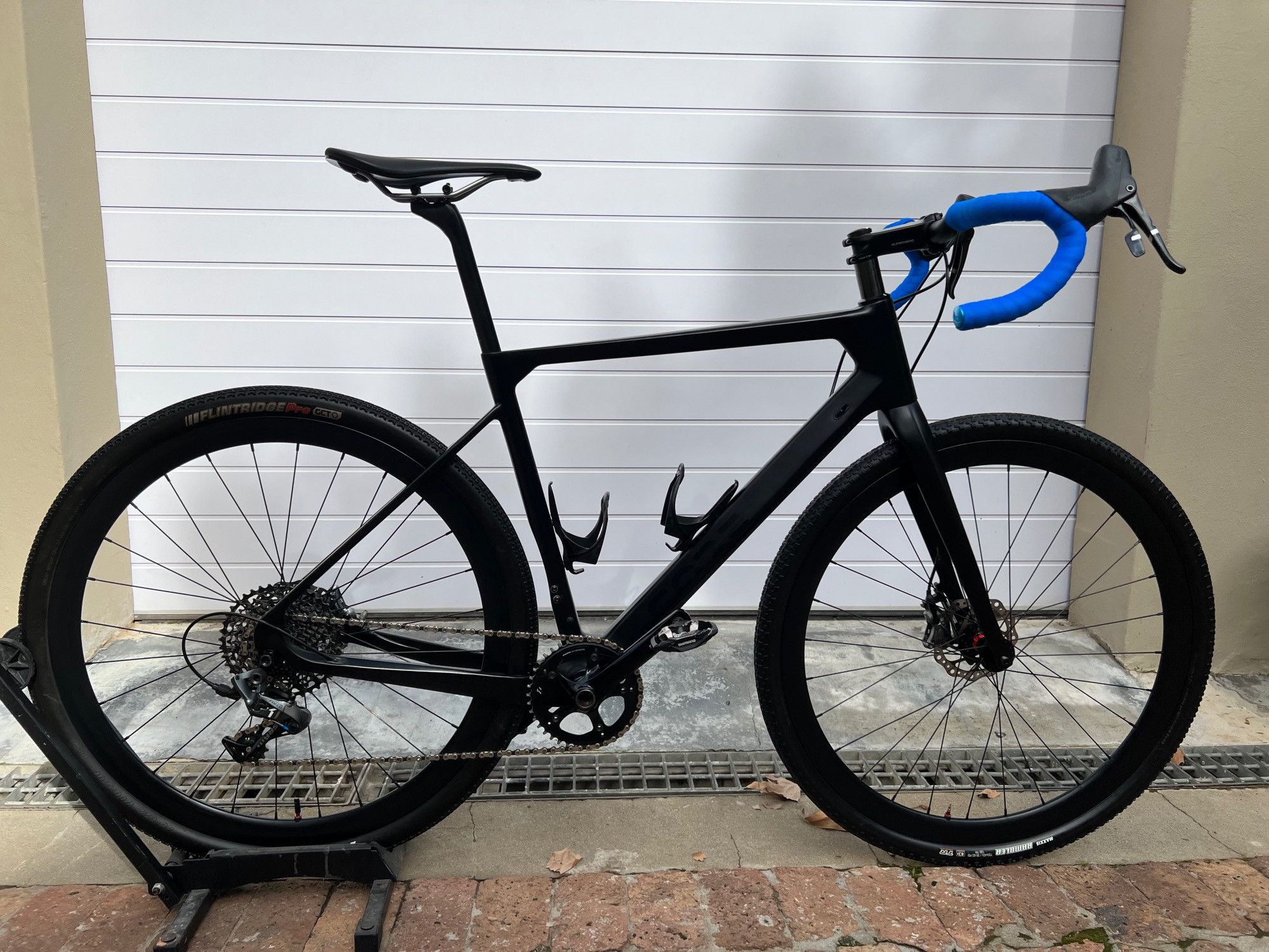 Full Carbon CORE Gravel | Gravel Bikes | Bike Hub