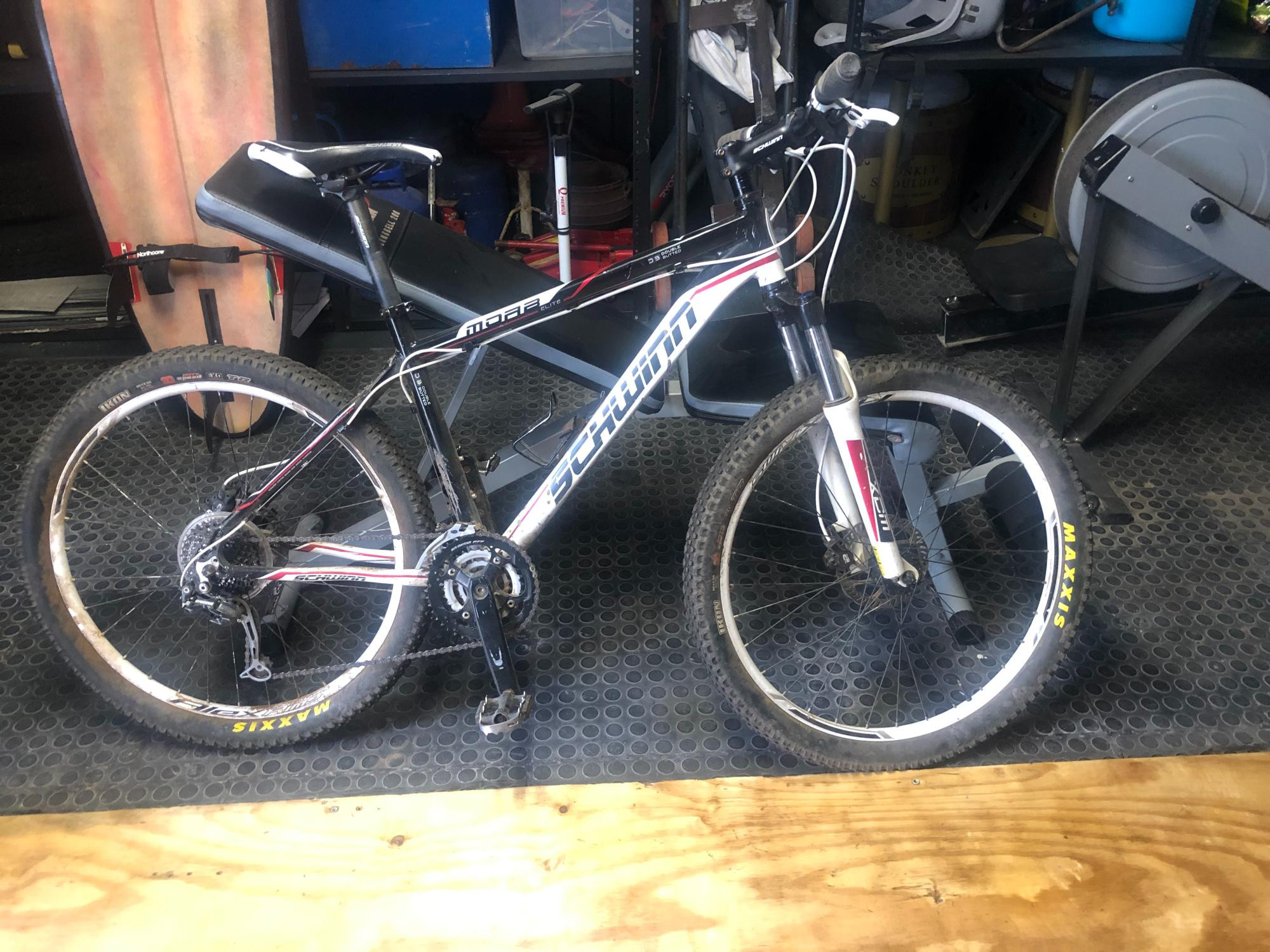 Schwinn Moab Elite | Hardtail Mountain Bikes | Bike Hub