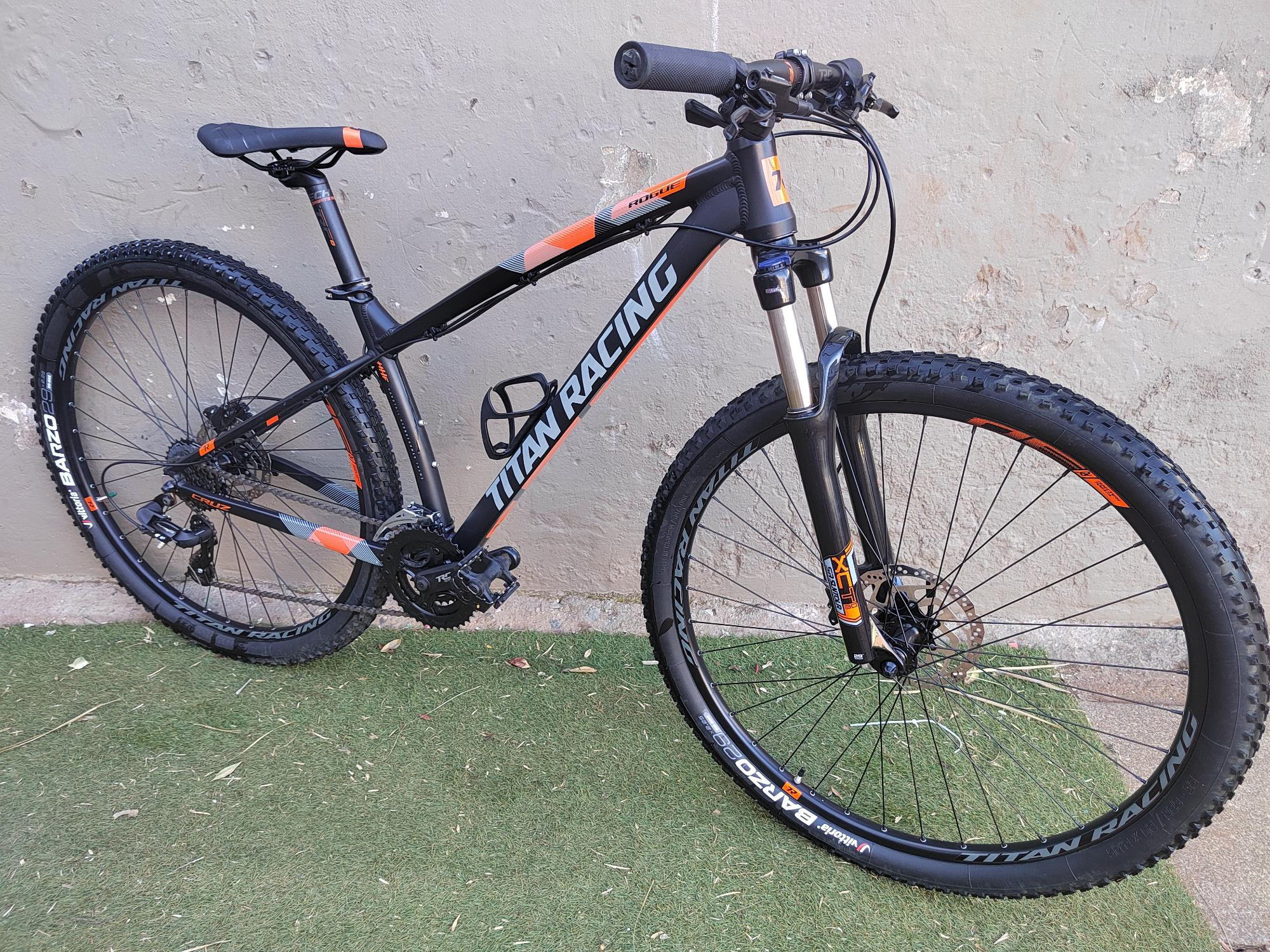 Titan Cruz 29er *NEAT* | Hardtail Mountain Bikes | Bike Hub