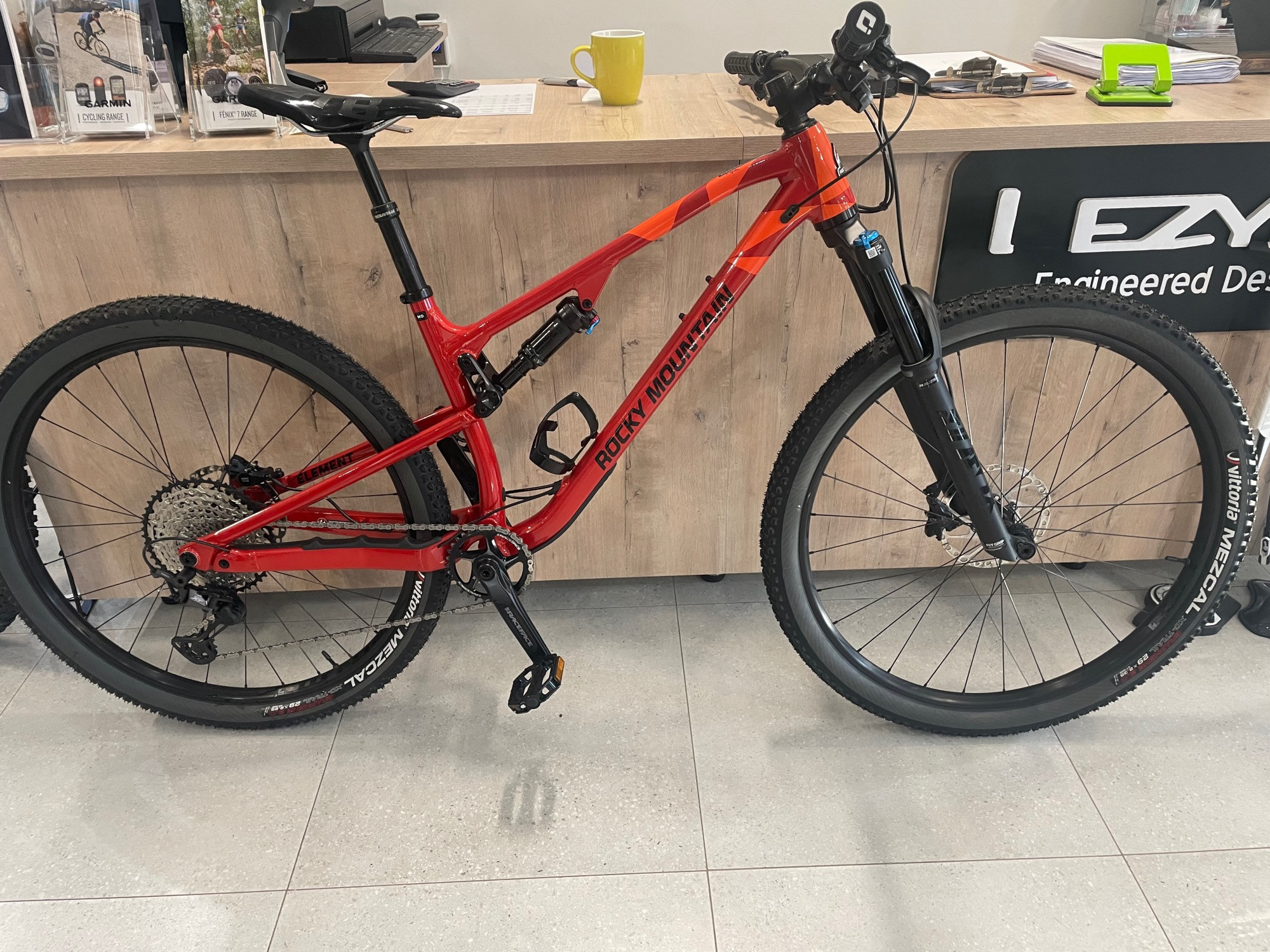 Rocky Mountain Element | Bike Hub