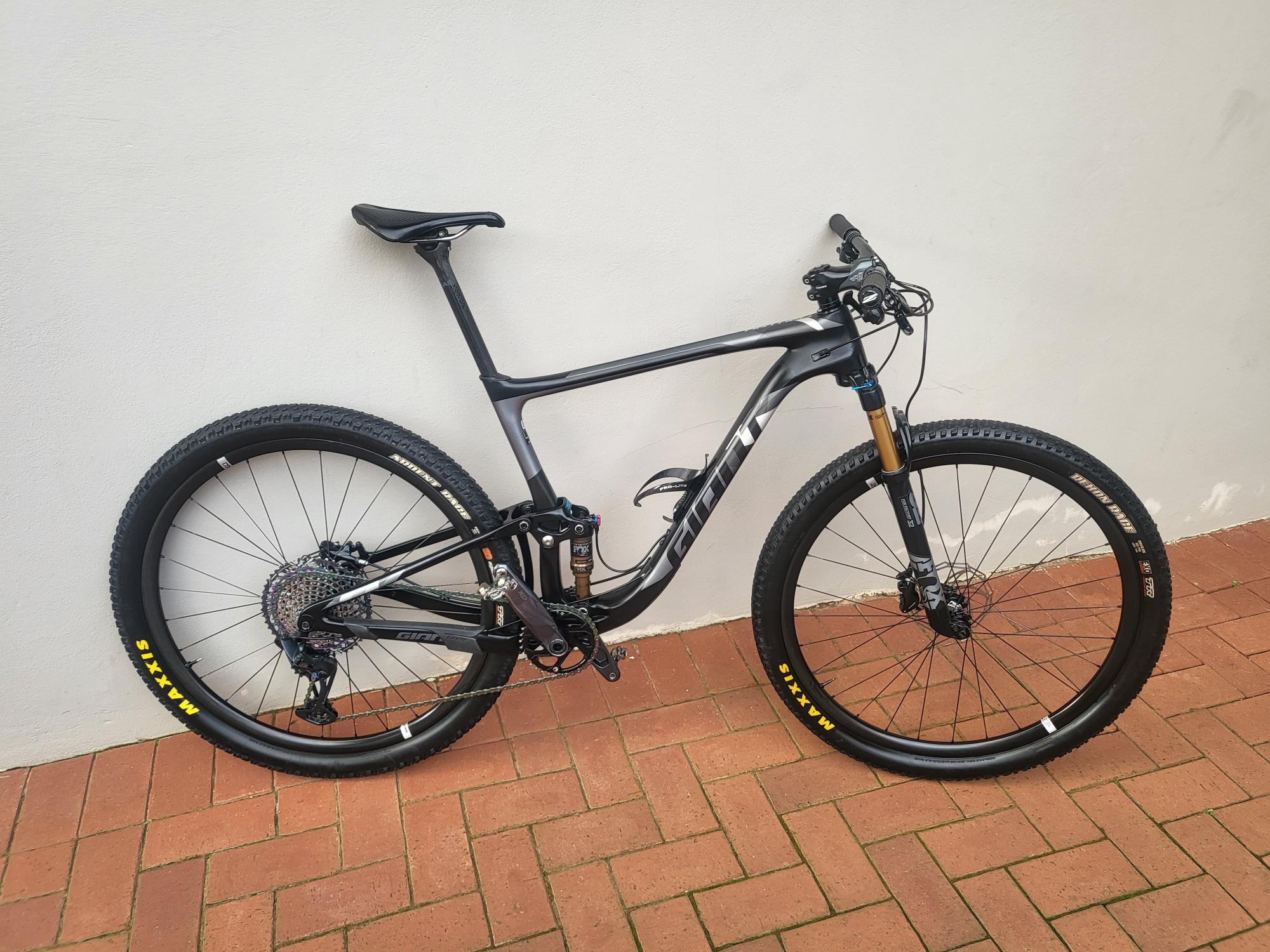 Giant Anthem | Dual Suspension Mountain Bikes | Bike Hub
