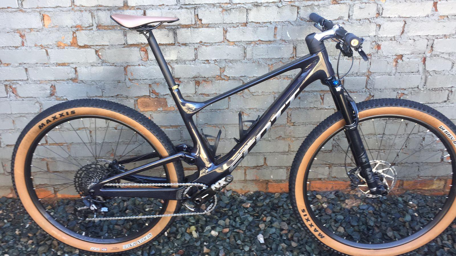 Scott Spark Comp Carbon | Dual Suspension Mountain Bikes | Bike Hub