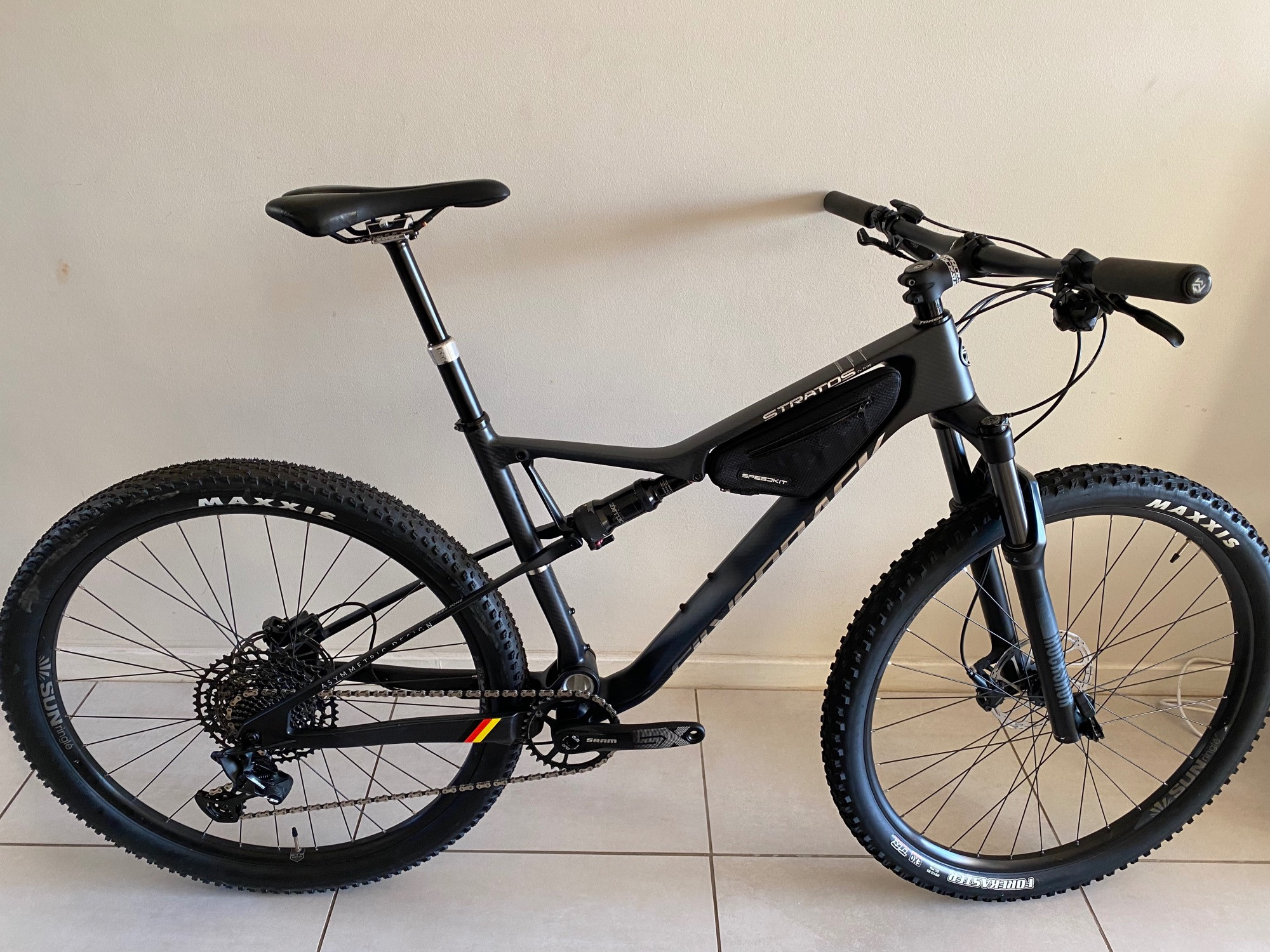 Silverback stratos CF elite 2022 | Dual Suspension Mountain Bikes ...