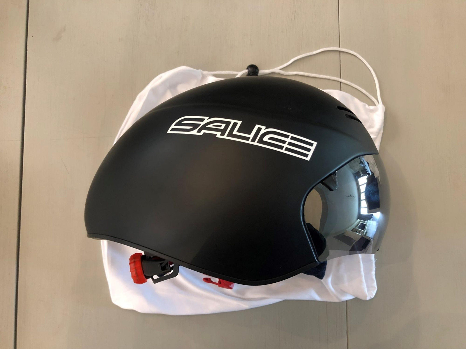 Salice Aero Helmet | Helmets | Bike Hub