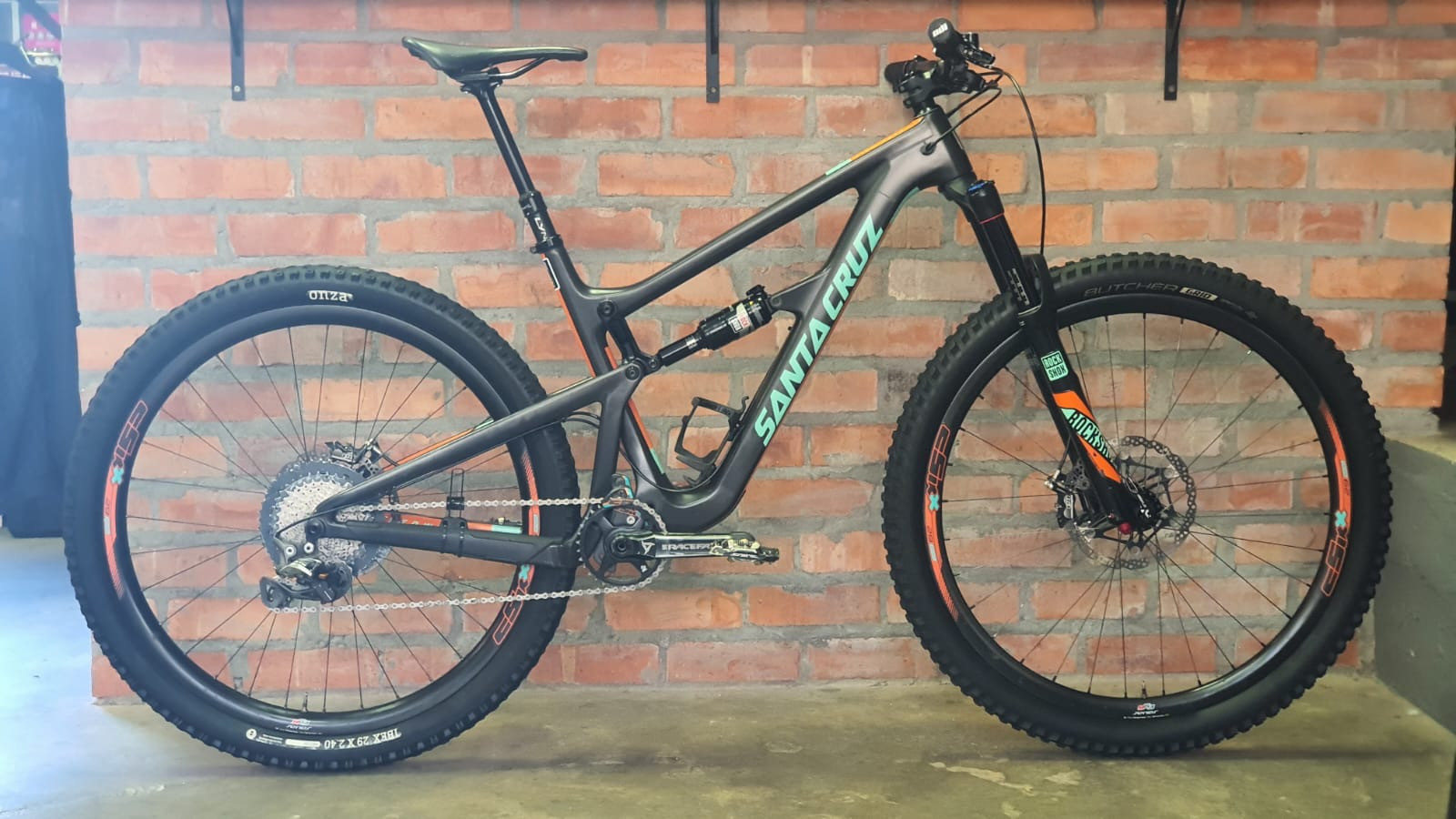 Santa Cruz Hightower 1 CC (L) | Dual Suspension Mountain Bikes | Bike Hub