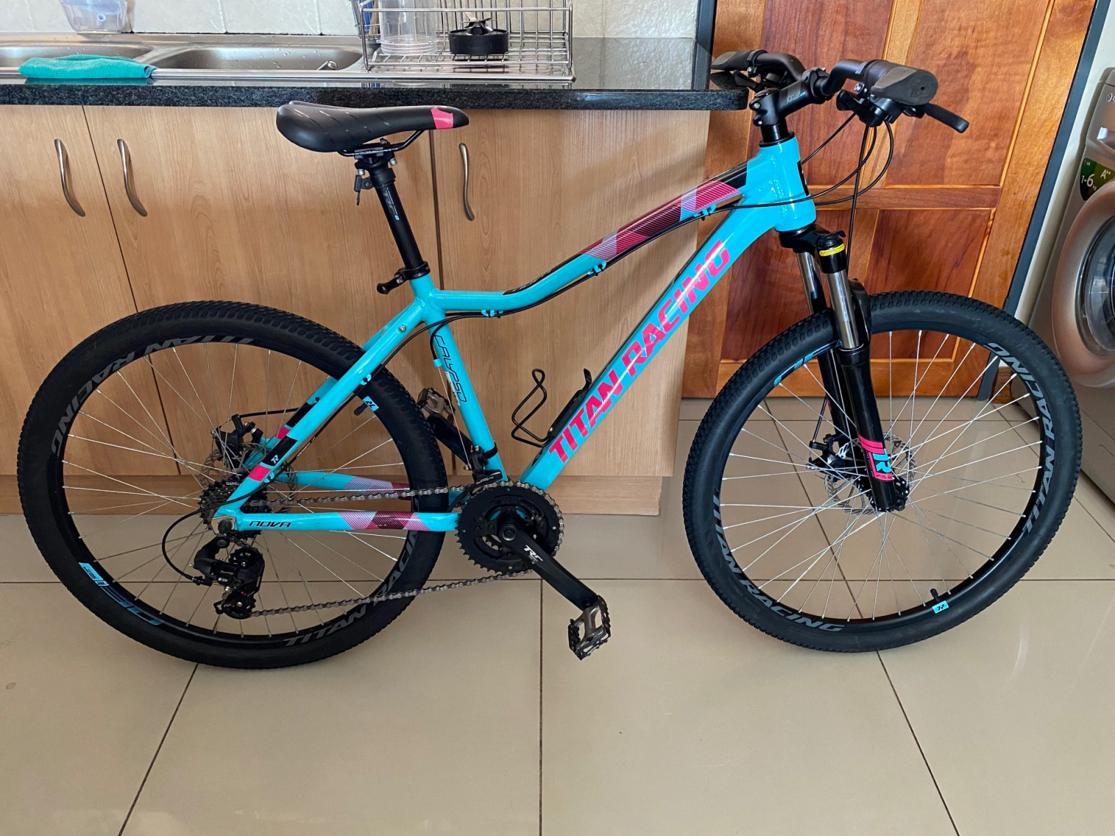 Titan Rogue Calypso Nova 26 Mountain Bike | Bike Hub