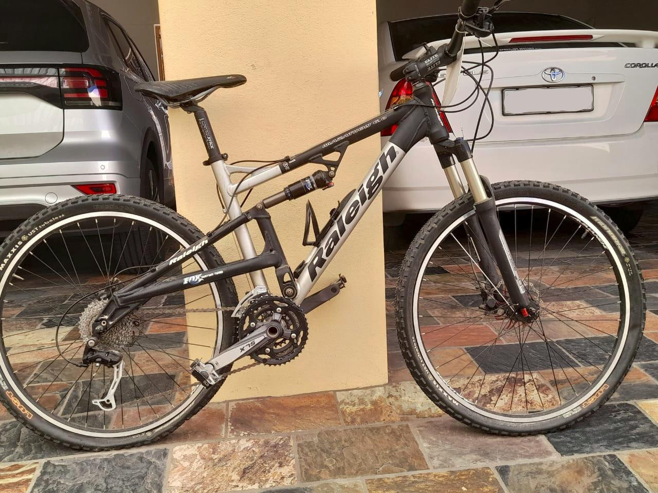 Raleigh Marathon 6.0 MTB | Dual Suspension Mountain Bikes | Bike Hub