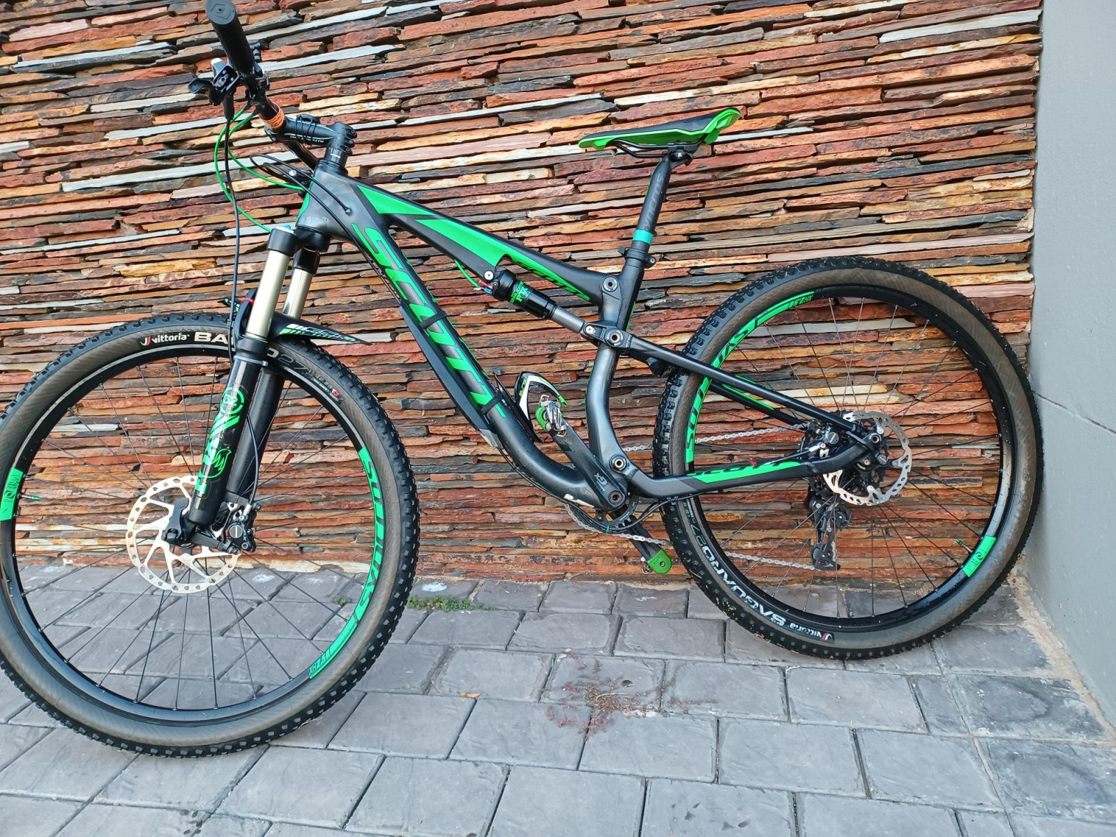 Scott Spark 720 Carbon | Dual Suspension Mountain Bikes | Bike Hub