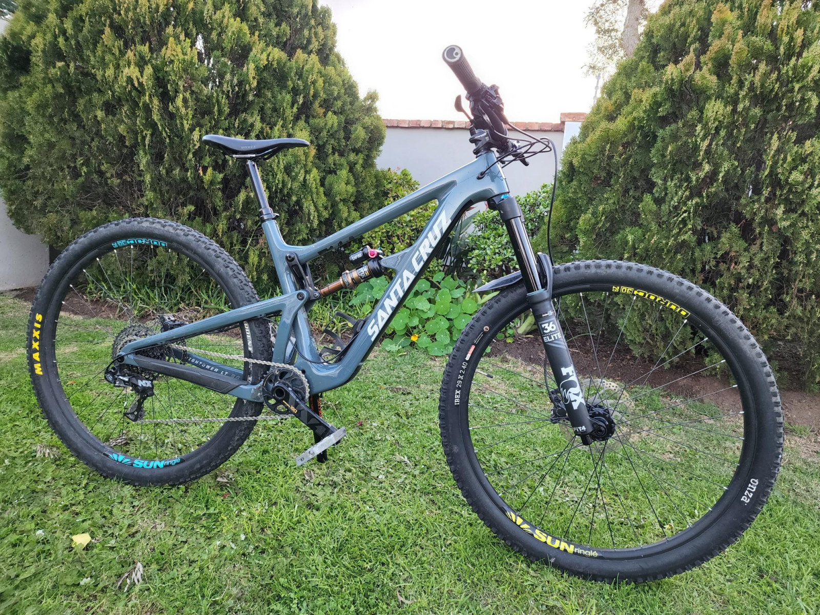 Santa Cruz Hightower lt | Dual Suspension Mountain Bike Frames | Bike Hub