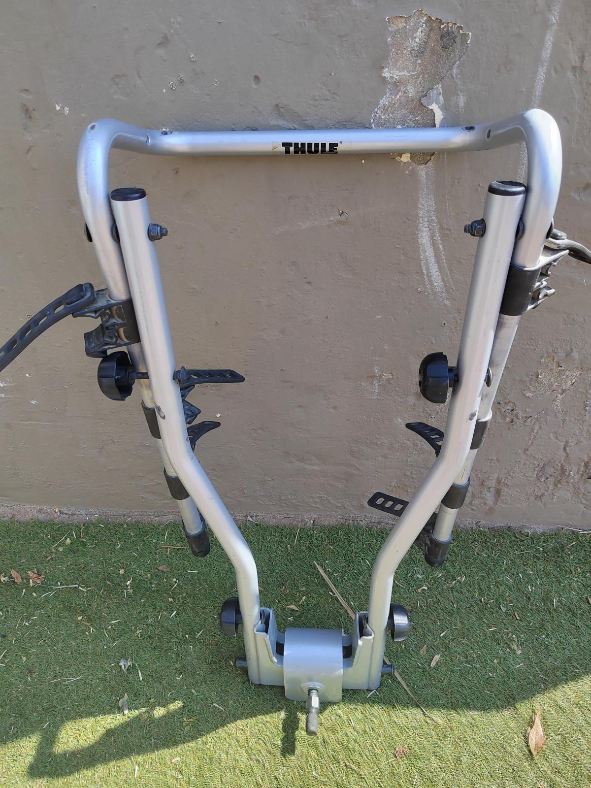 Thule HangOn 4 Tow Bar Rack | Bike Racks | Bike Hub