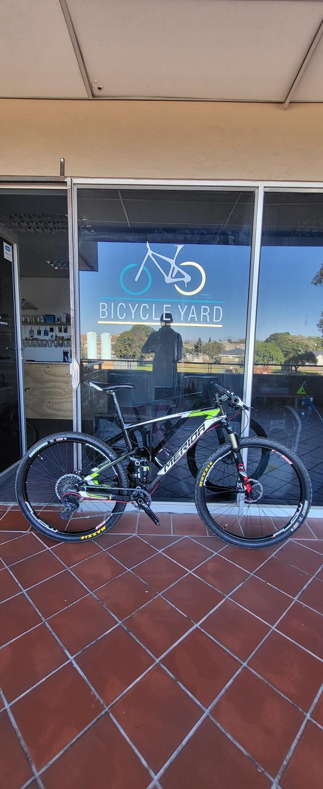 Merida Multivan 2017 | Dual Suspension Mountain Bikes | Bike Hub