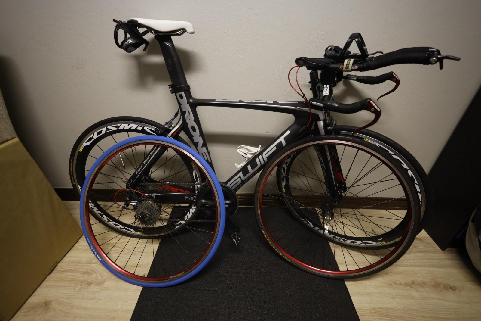 Swift Carbon Drone TT Bike | Triathlon & Time Trial Bikes | Bike Hub