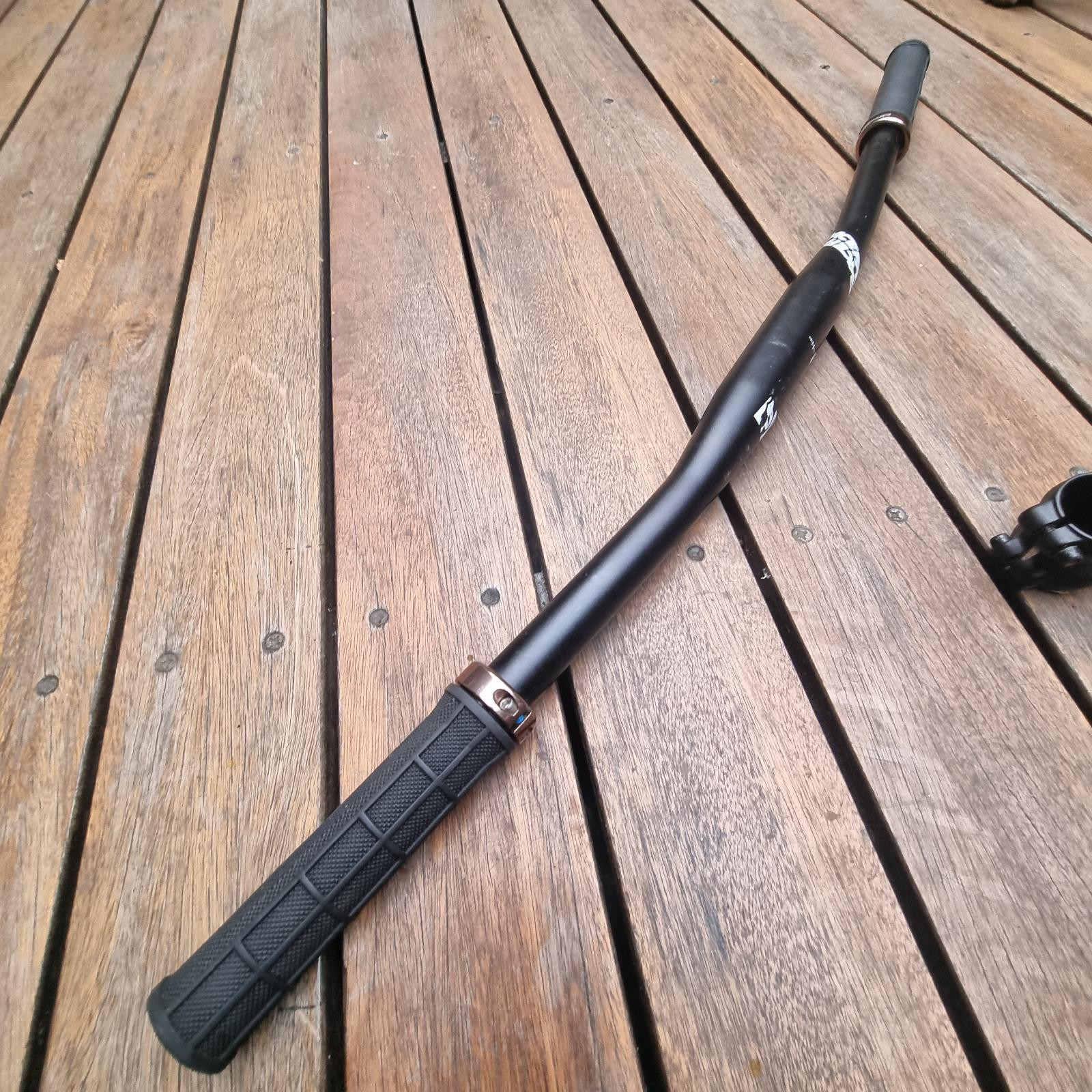 Race face Alloy | Handlebars | Bike Hub