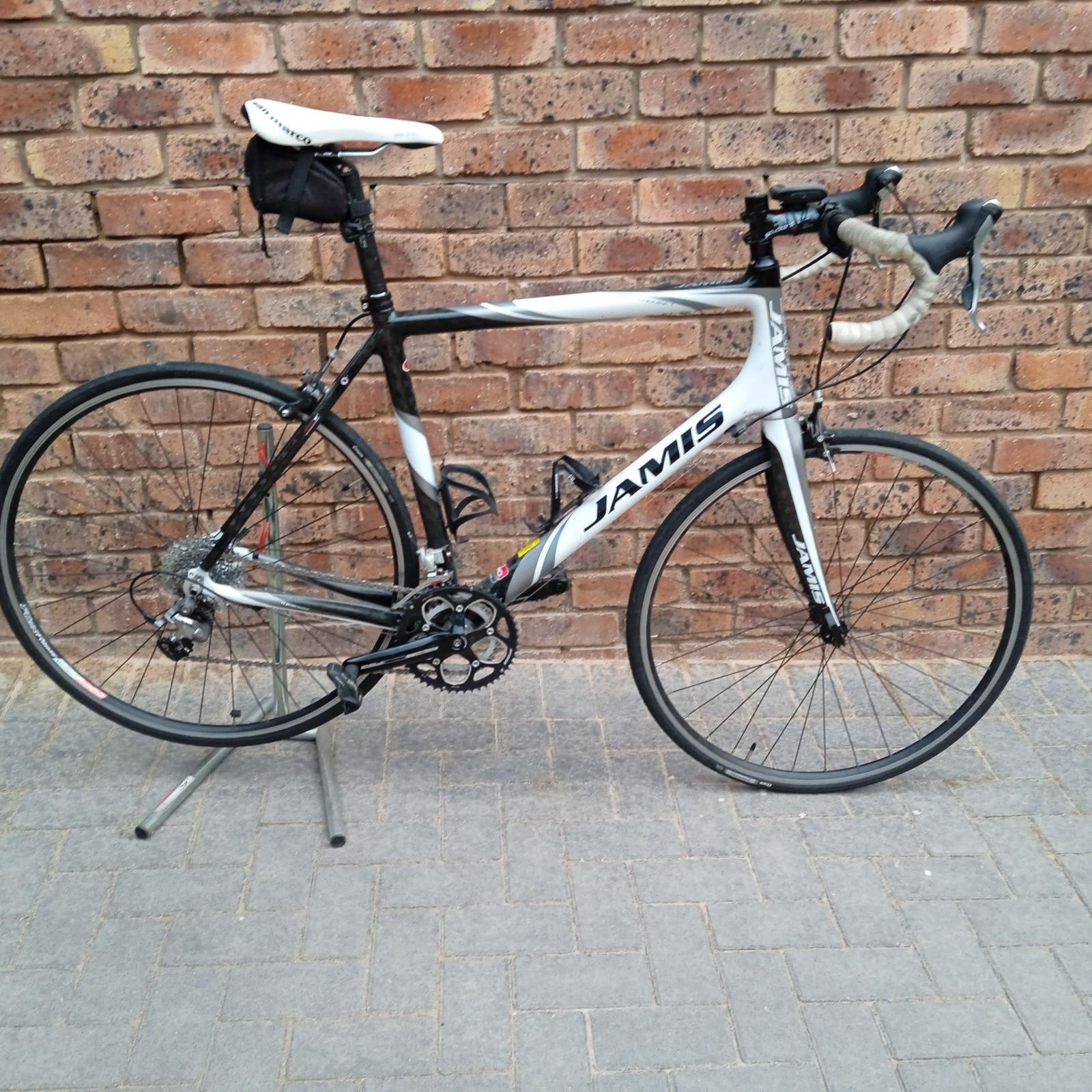 Jamis Xenith Endura 1 + Smart Indoor Trainer | Road Bikes | Bike Hub